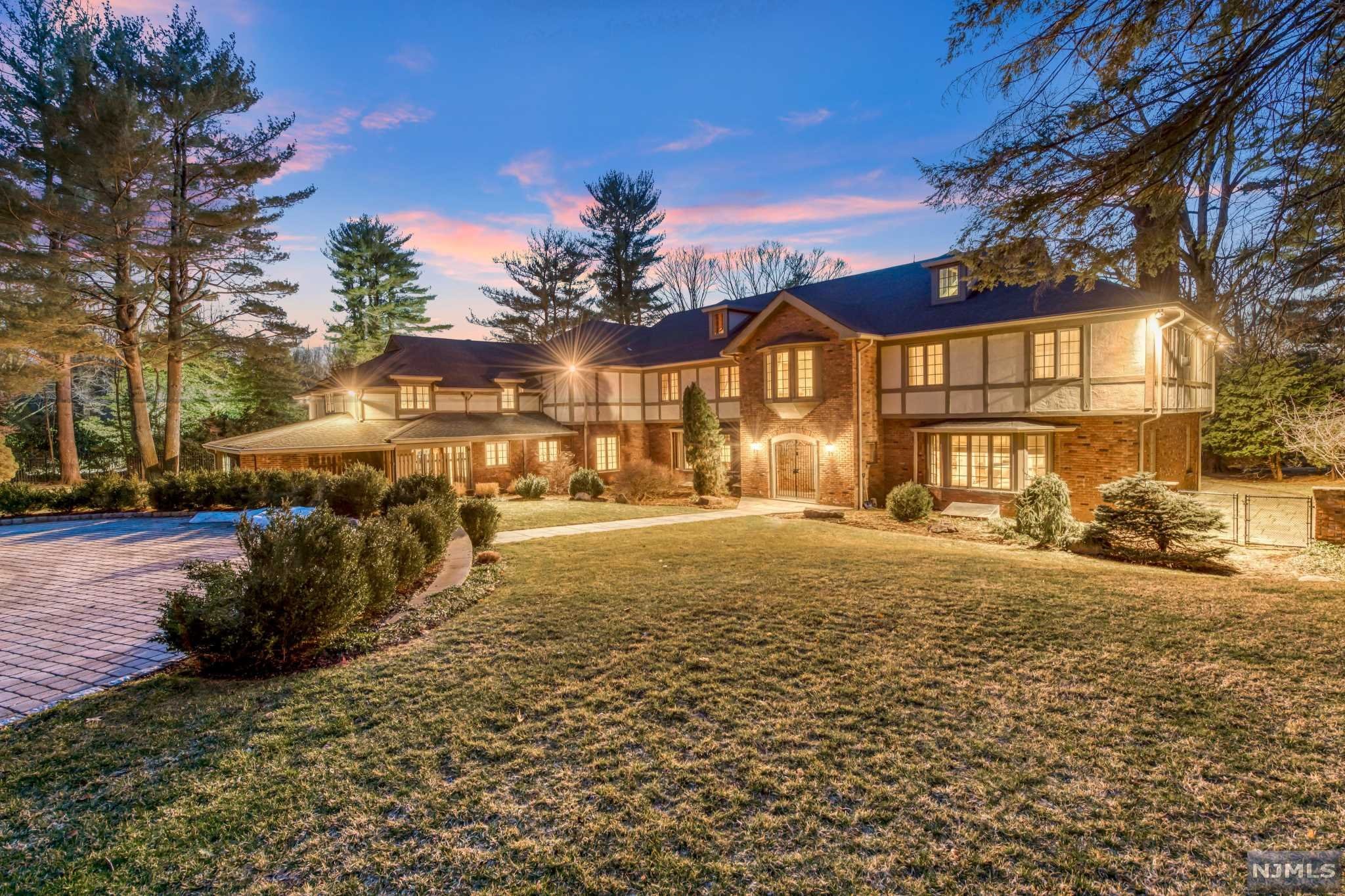 123 Chestnut Ridge Road Saddle River NJ 07458 | Sold