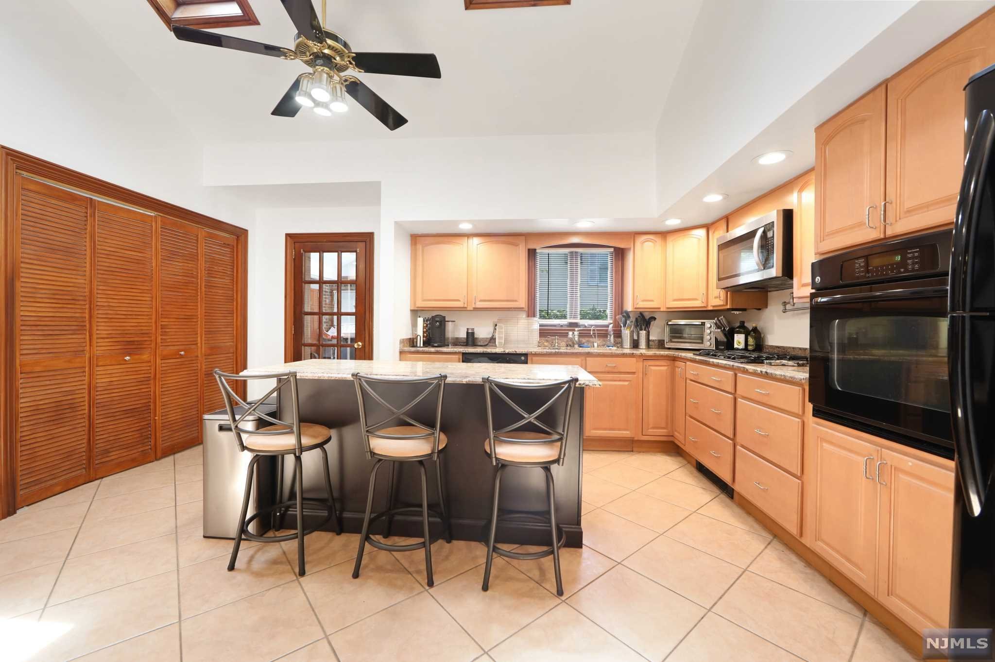 176 Columbia Lodi NJ 07644 | Leased