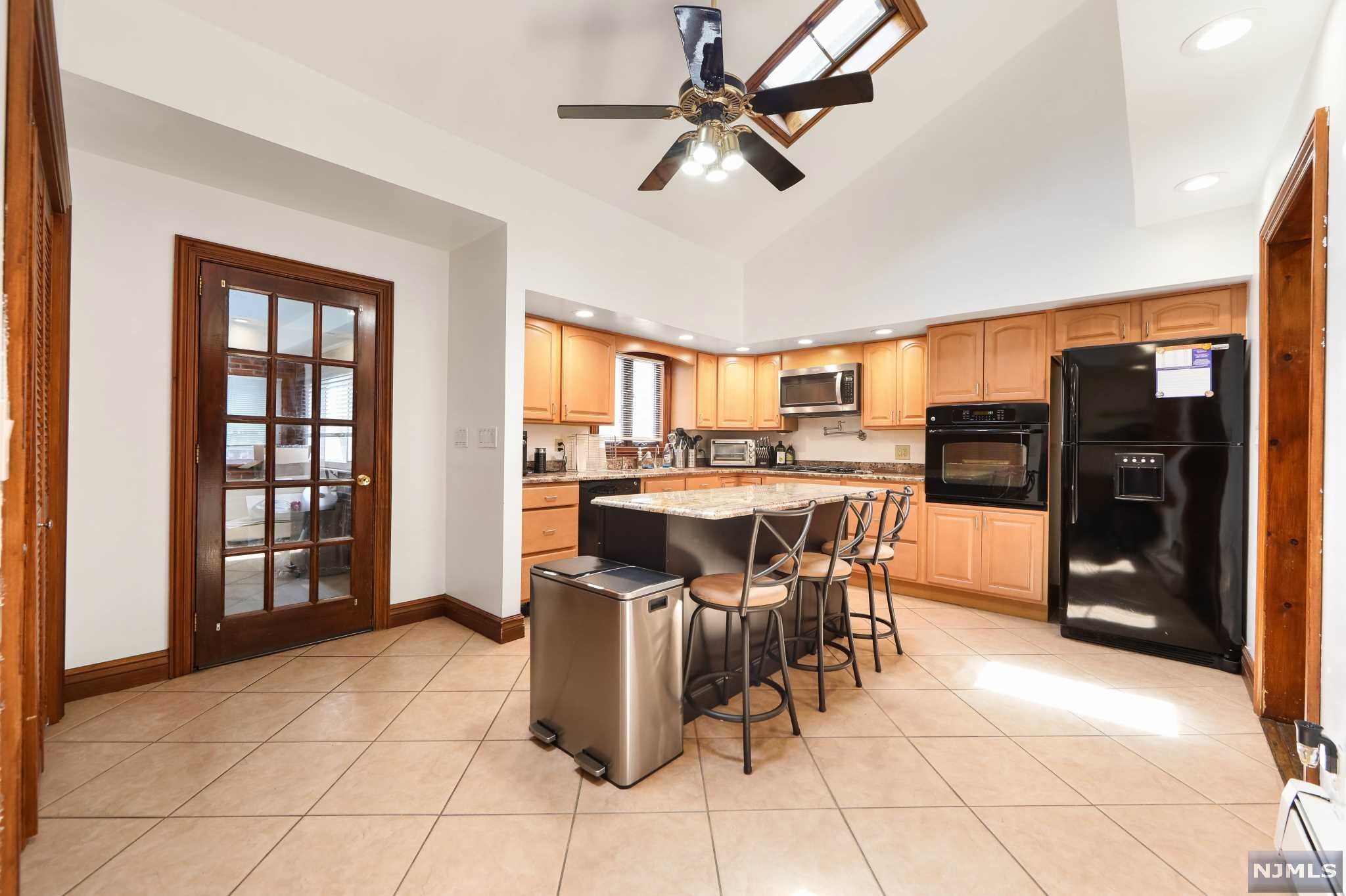 176 Columbia Lodi NJ 07644 | Leased