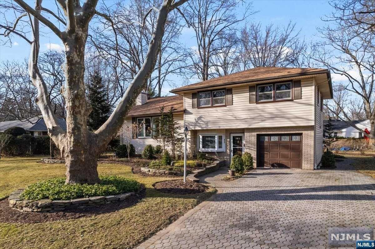 MLS Number 23005924 - 3 bed,2 bath, Residential Property for $585,000 ...