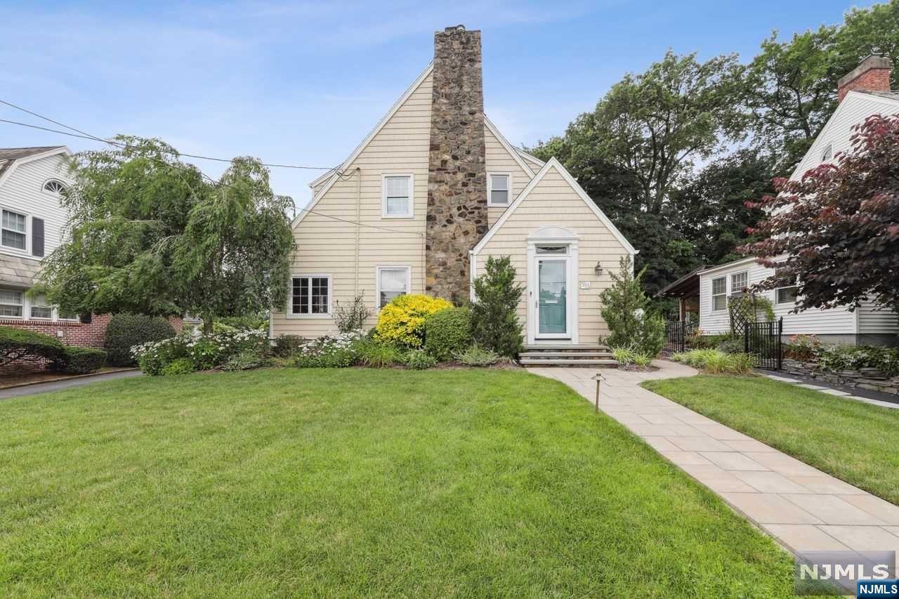 MLS Number 23021352 - 3 bed,3 bath, Residential Property for $629,000 ...