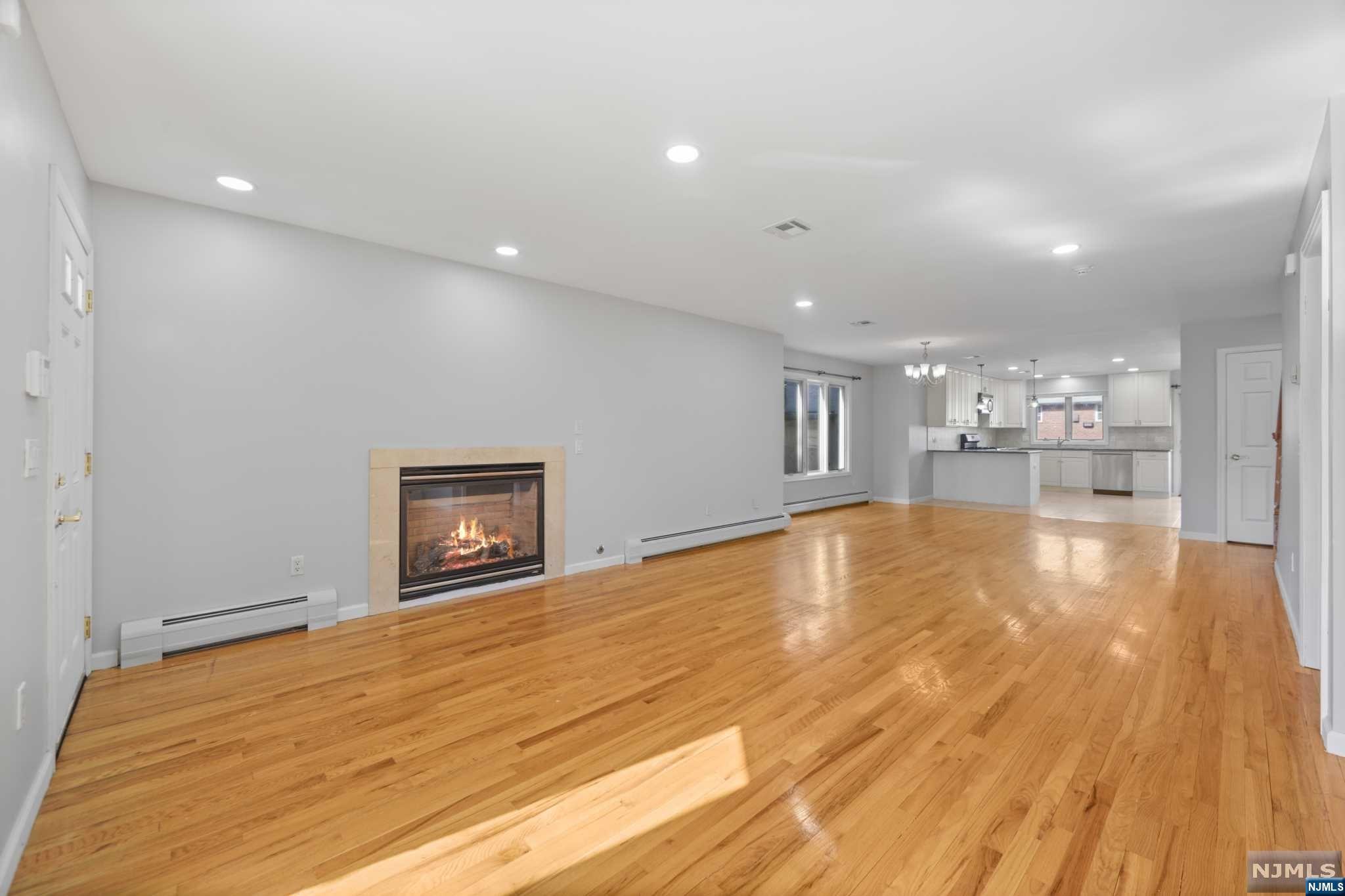 243A Warren A Fort Lee NJ 07024 | Leased