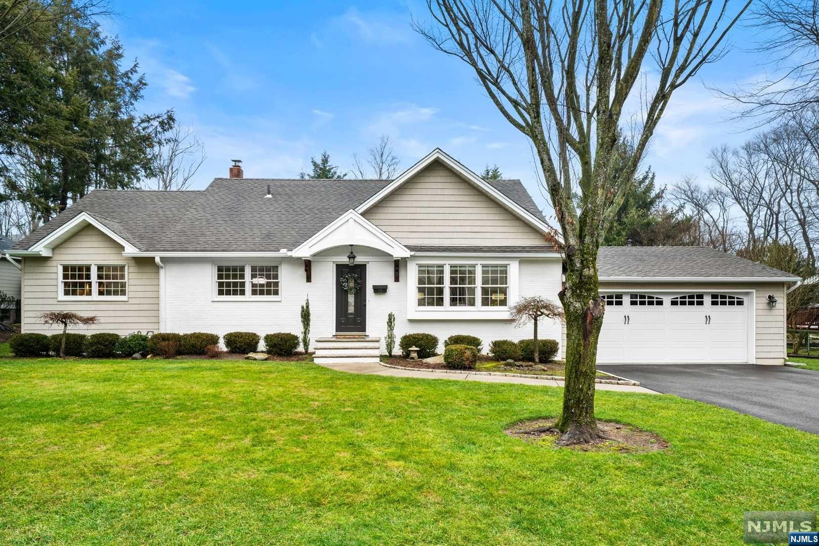 MLS Number 24003135 - 4 bed,2 bath, Residential Property for $945,000 ...
