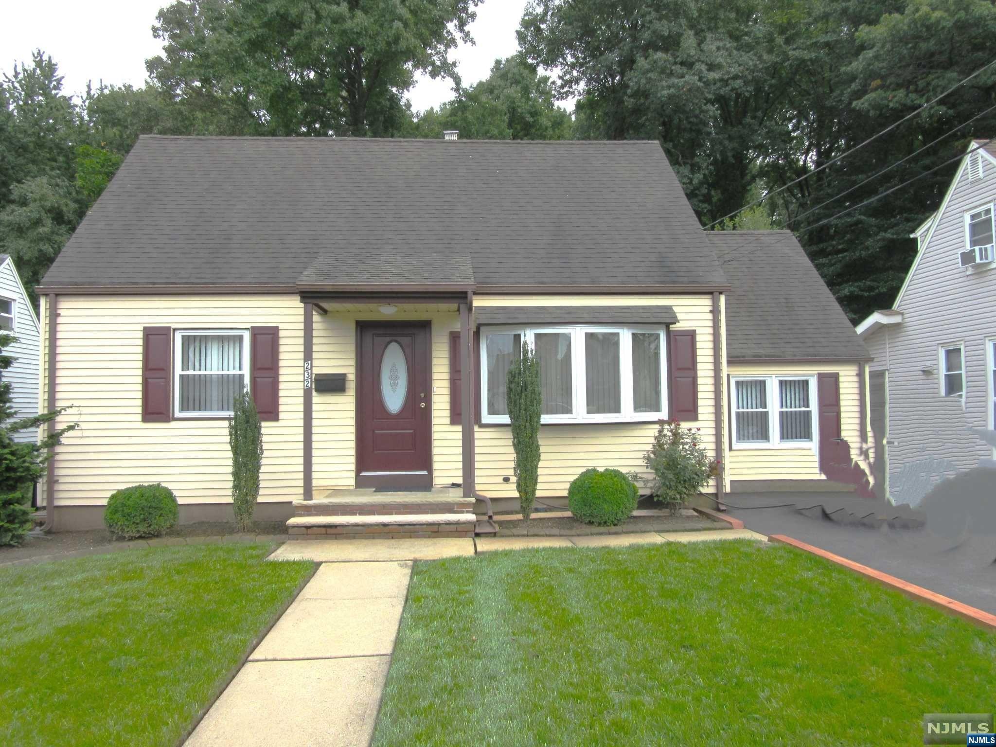 MLS Number 24003448 - 3 bed,1 bath, Residential Property for $475,000 ...