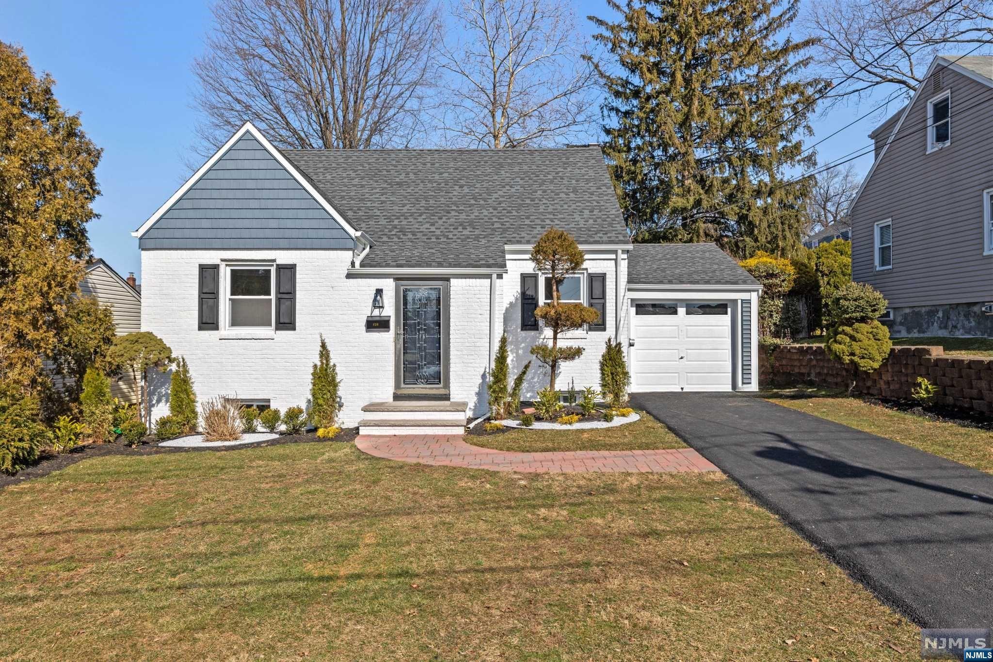 MLS Number 24006111 - 4 bed,2 bath, Residential Property for $649,999 ...