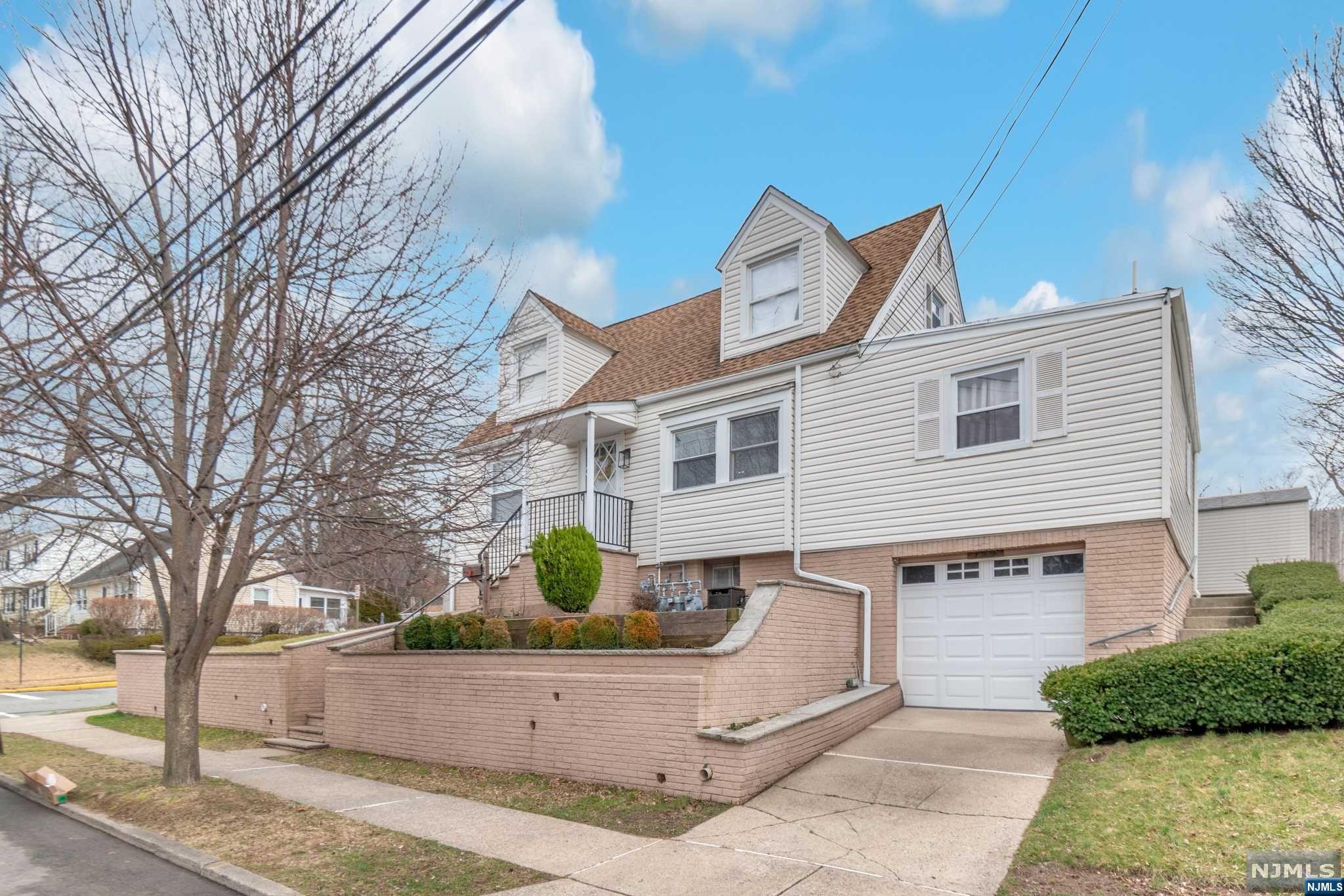 MLS Number 24006626 - 5 bed,3 bath, Multi-Family Property for $650,000 ...