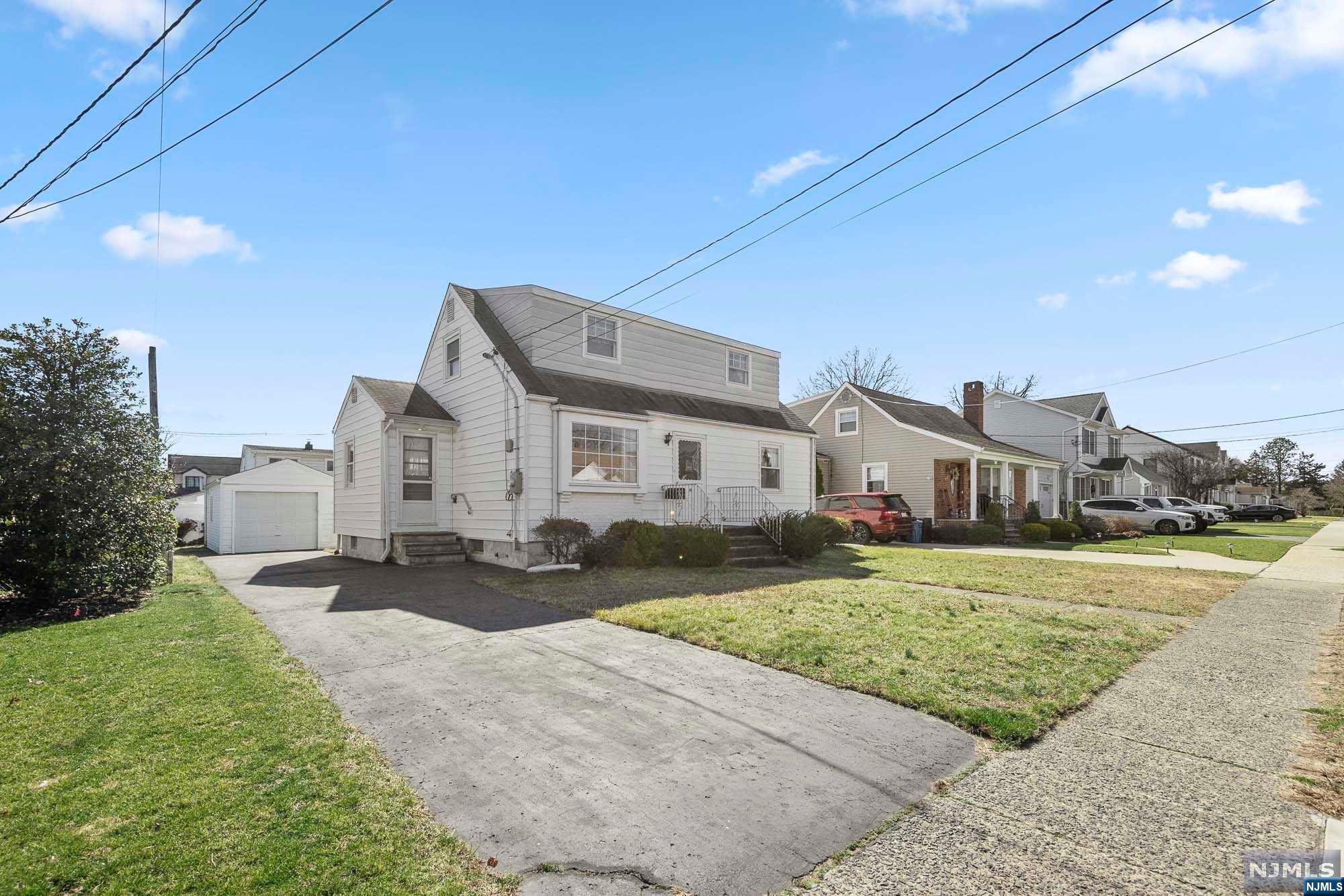 MLS Number 24007952 - 4 bed,1 bath, Residential Property for $459,000 ...