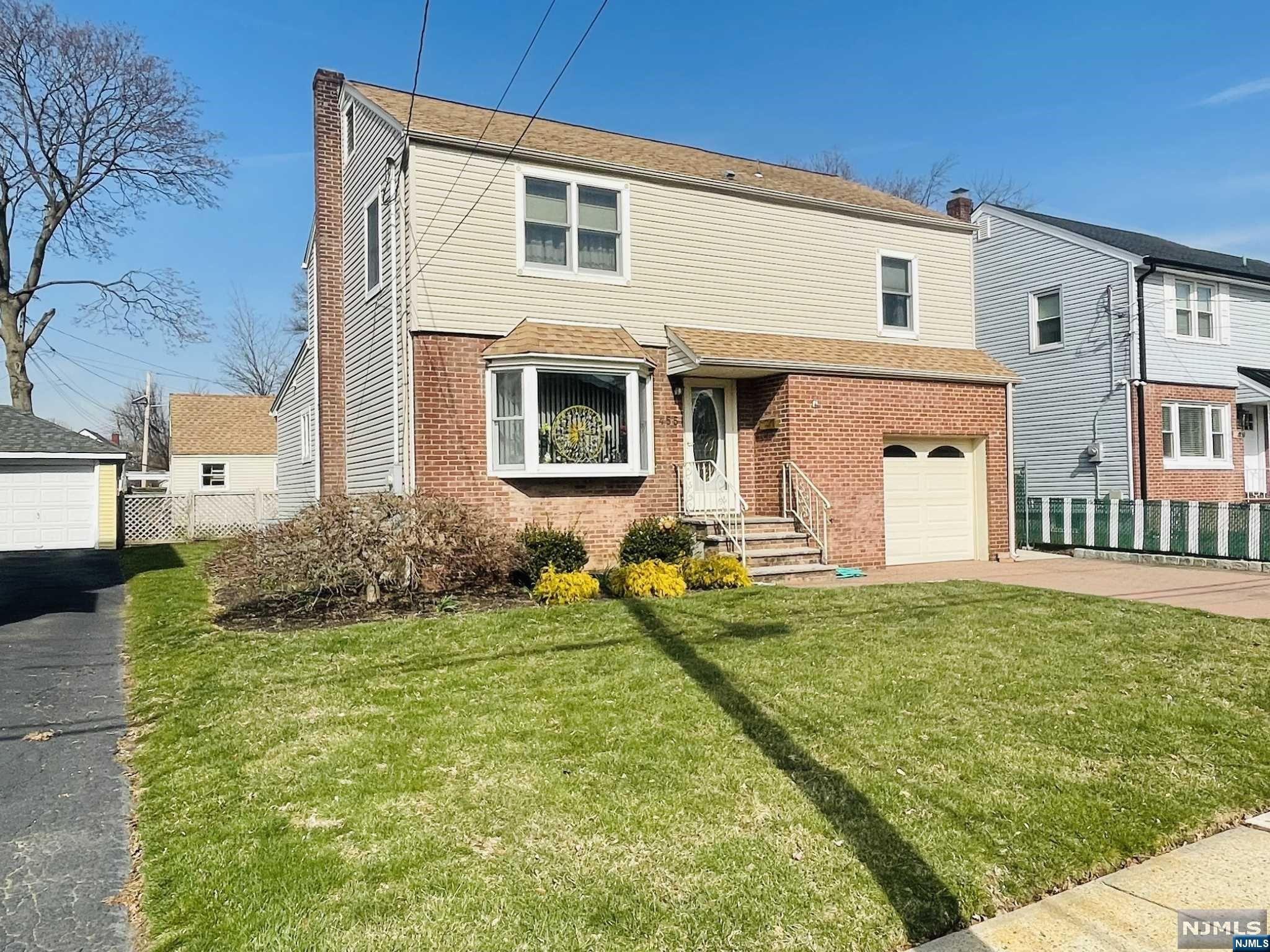 MLS Number 24008366 - 4 bed,2 bath, Residential Property for $669,000 ...
