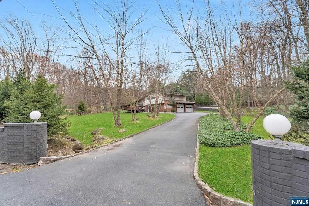 MLS Number 24008554 - 4 bed,2 bath, Residential Property for $939,888 ...