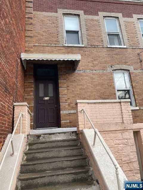 616 Gorge Road 1, Cliffside Park, New Jersey, Listing ID:24010183