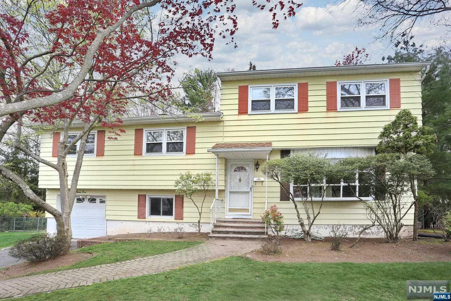 MLS Number 24011509 - 6 bed,2 bath, Residential Property for $624,900 ...