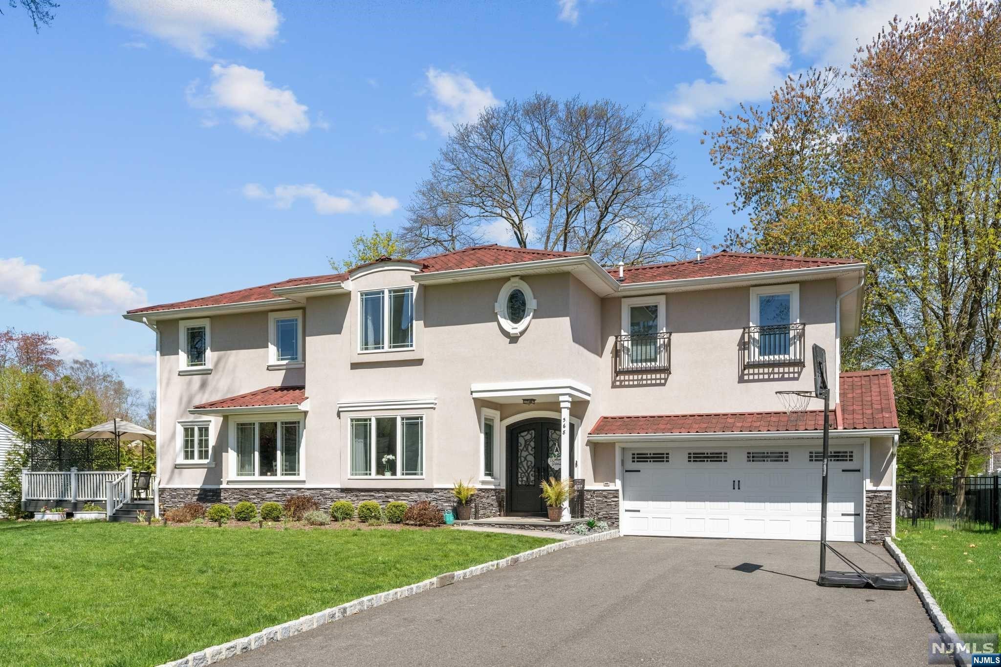 MLS Number 24012357 - 5 bed,4 bath, Residential Property for $1,250,000 ...