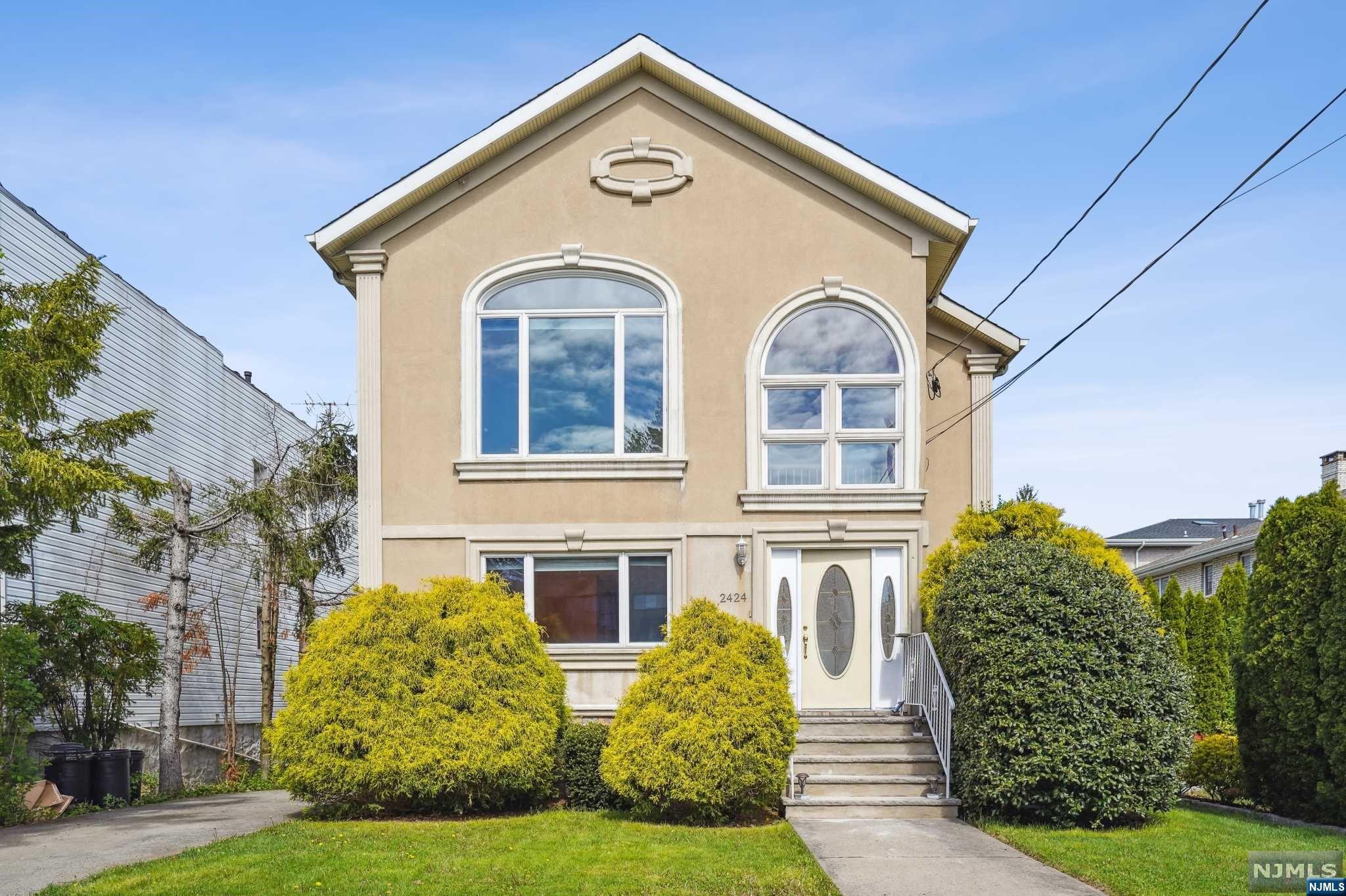 MLS Number 24012643 - 3 bed,3 bath, Residential Property for $980,000 - 2424 Camner Street, Fort ...