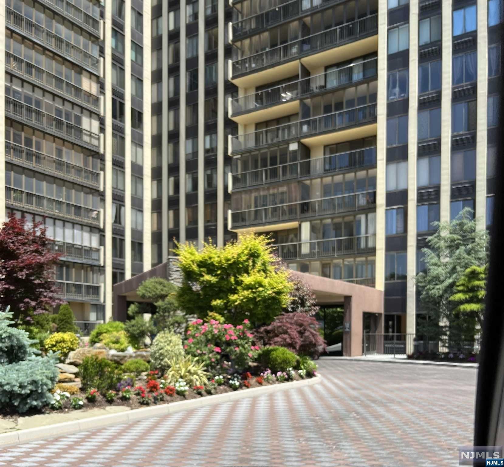 MLS Number 24013814 - 2 bed,2 bath, Condo/Coop/Townhouse Property for ...