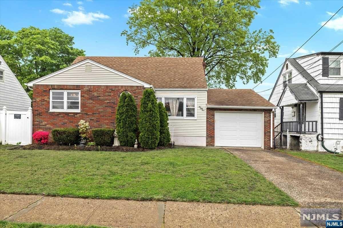 MLS Number 24014225 - 3 bed,2 bath, Residential Property for $585,000 ...