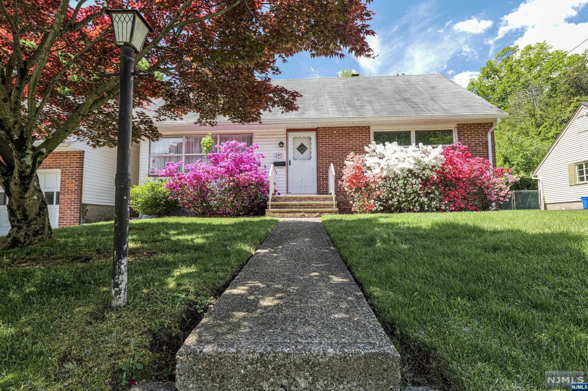 MLS Number 24014742 - 4 bed,2 bath, Residential Property for $600,000 ...