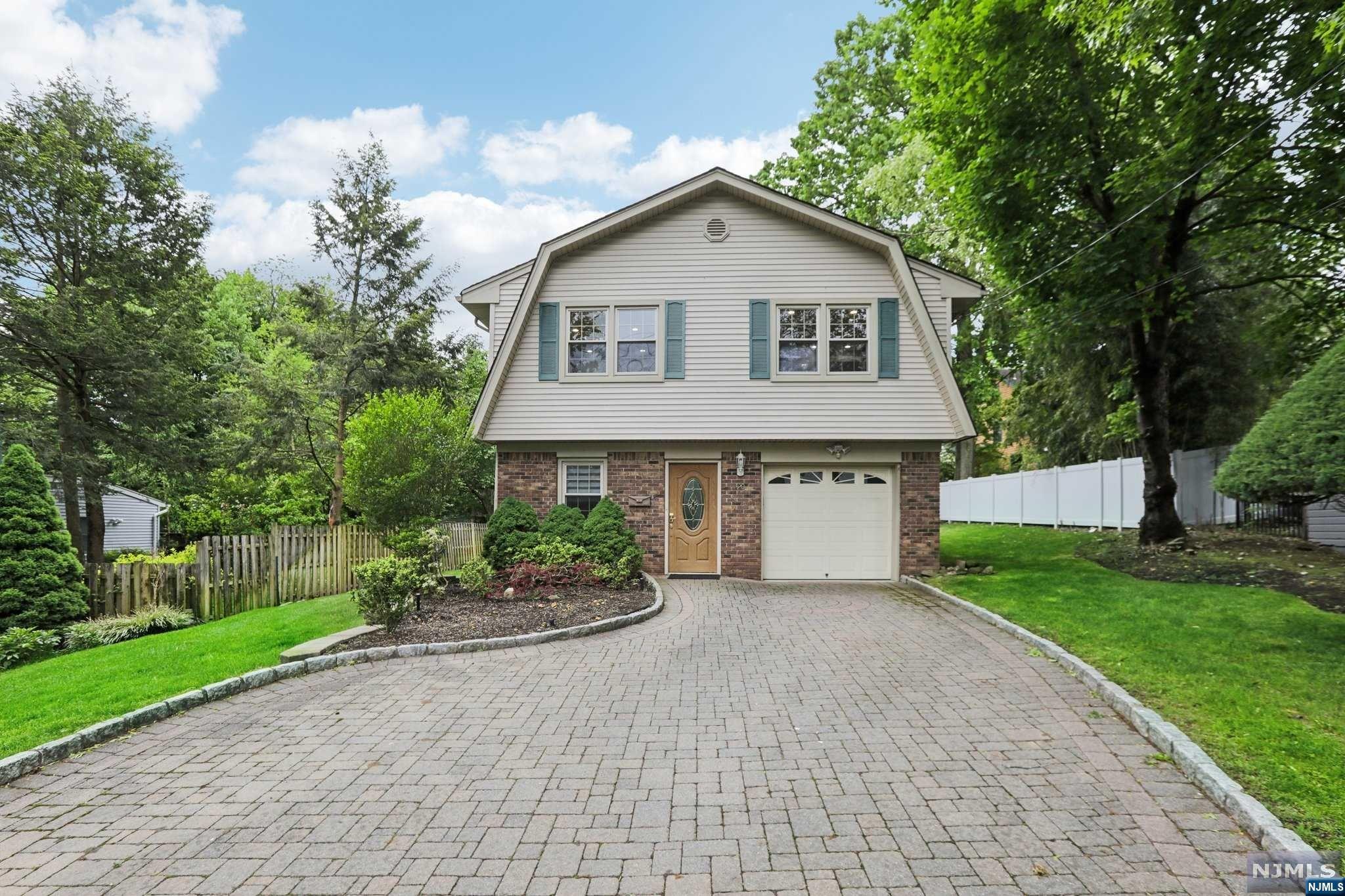 MLS Number 24015380 - 4 bed,2 bath, Residential Property for $825,000 ...