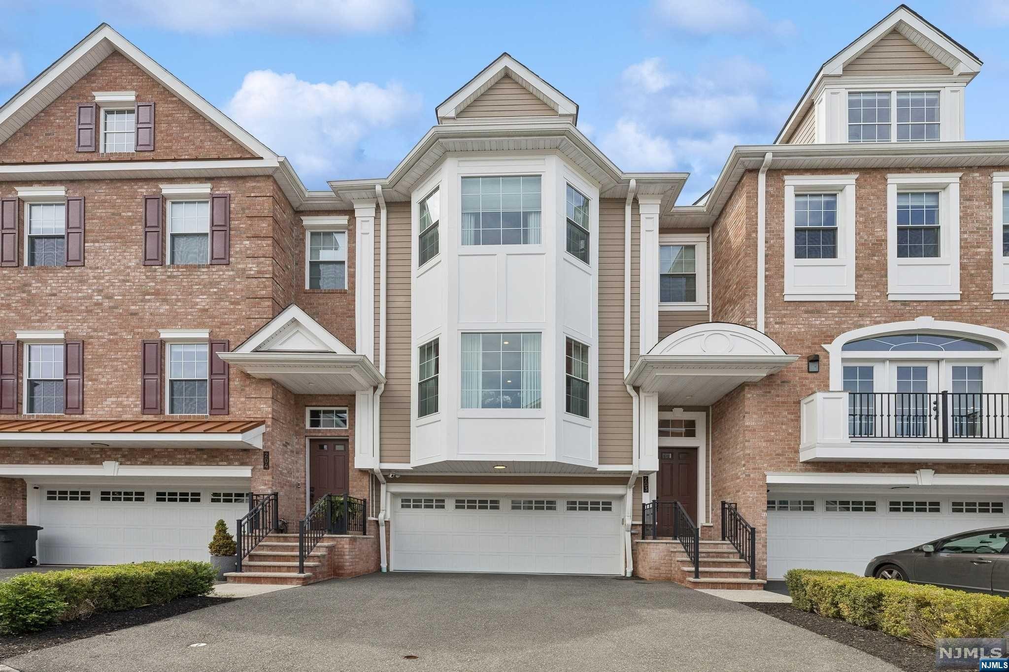 MLS Number 24017196 - 3 bed,4 bath, Condo/Coop/Townhouse Property for ...