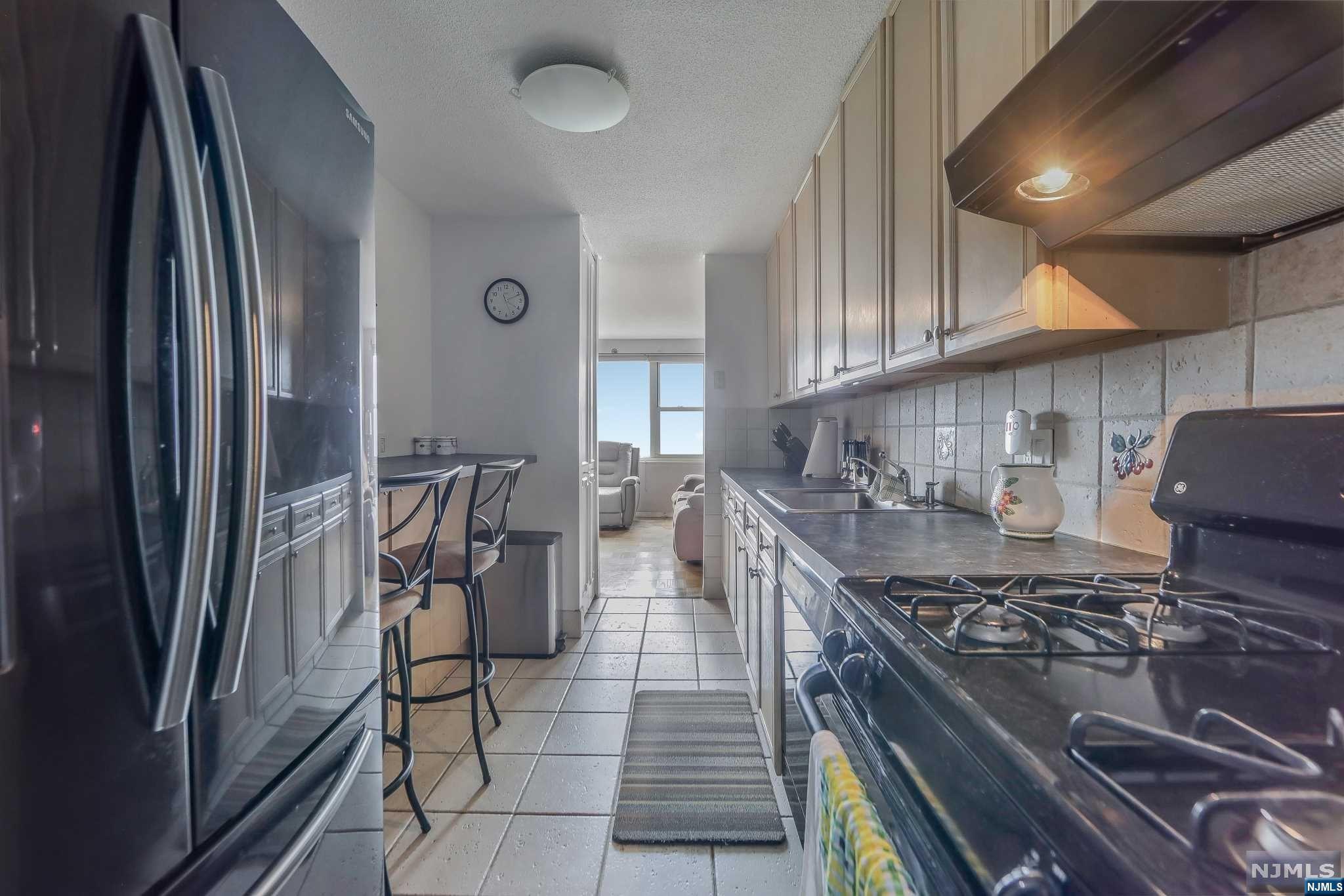 MLS Number 24019159 - 2 bed,2 bath, Condo/Coop/Townhouse Property for ...