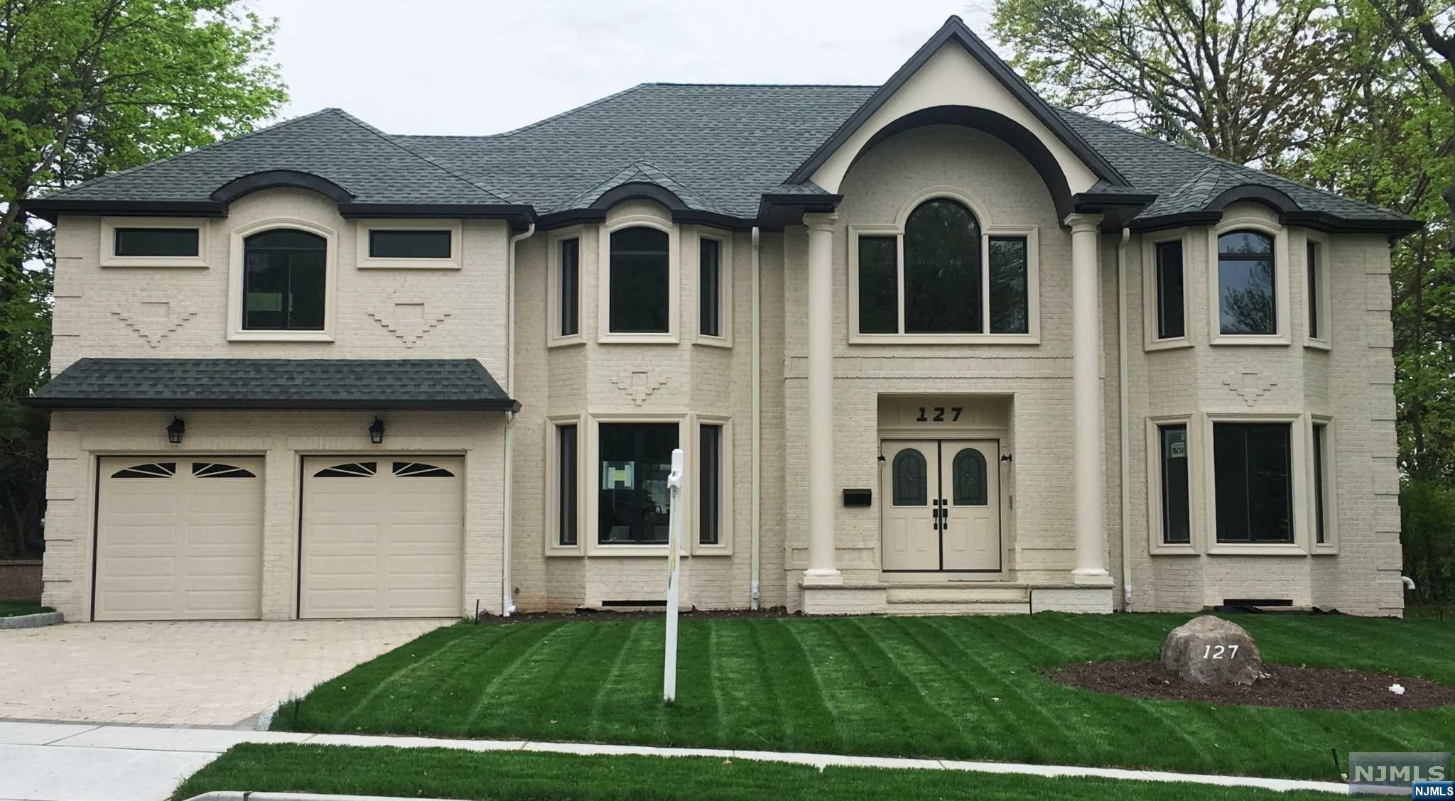 MLS Number 24019163 - 5 bed,6 bath, Residential Property for $1,900,000 ...