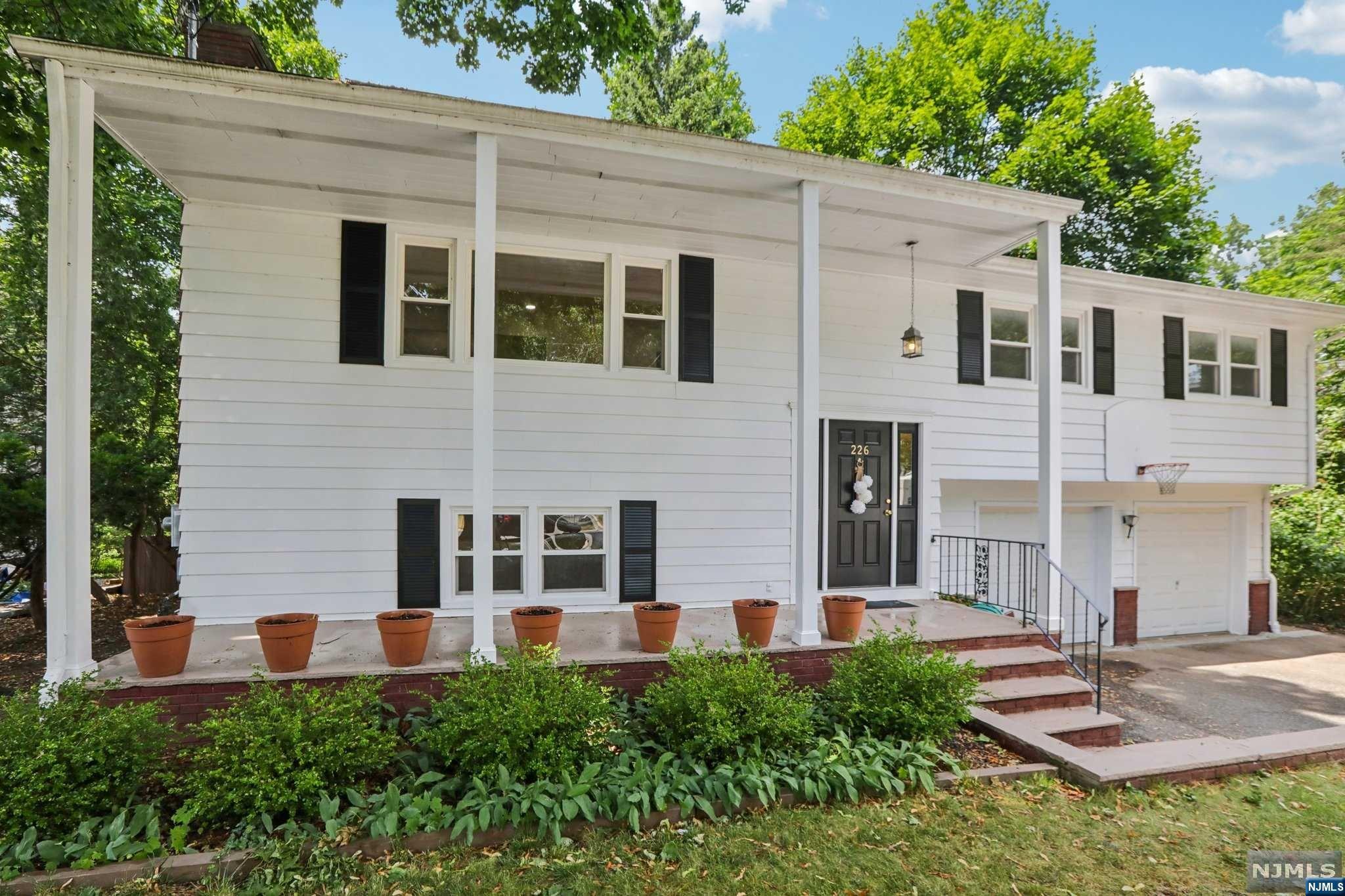 MLS Number 24020824 - 4 bed,3 bath, Residential Property for $1,065,000 ...