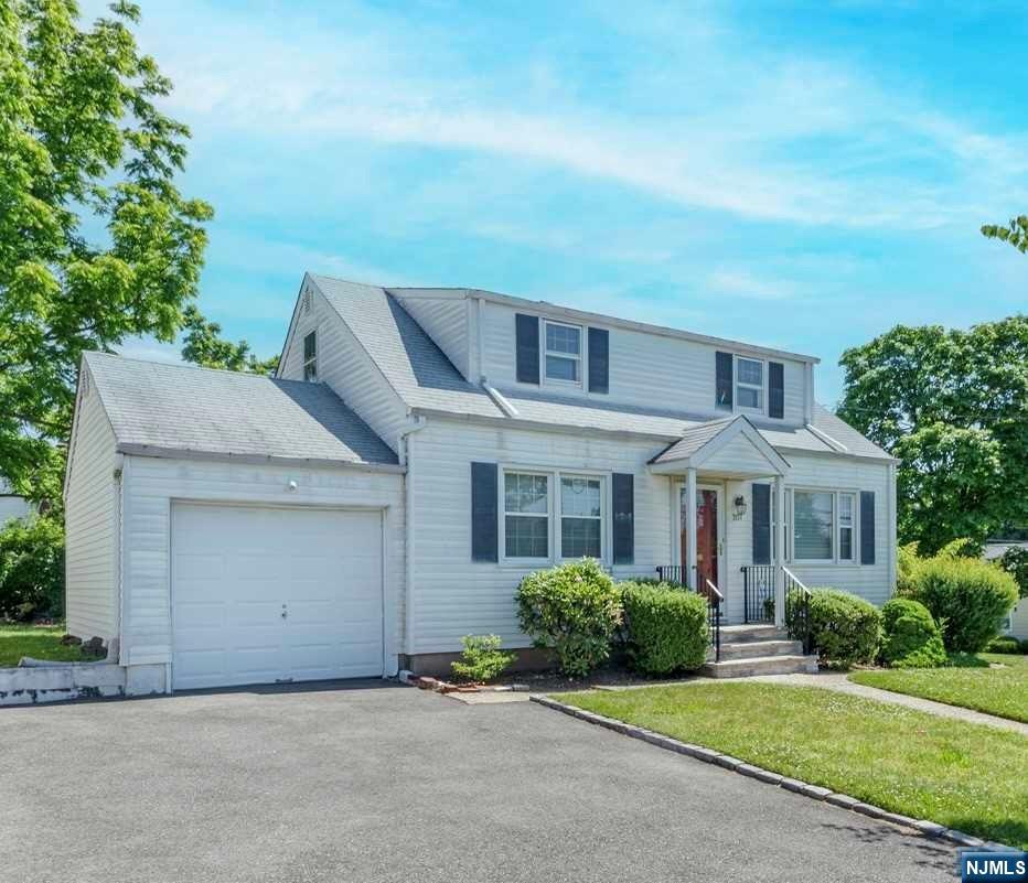 MLS Number 24020876 - 3 bed,1 bath, Residential Property for $475,000 ...