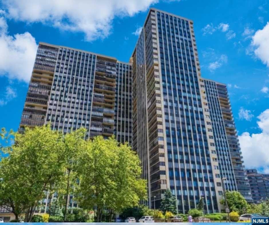 MLS Number 24021362 - 2 bed,1 bath, Condo/Coop/Townhouse Property for ...