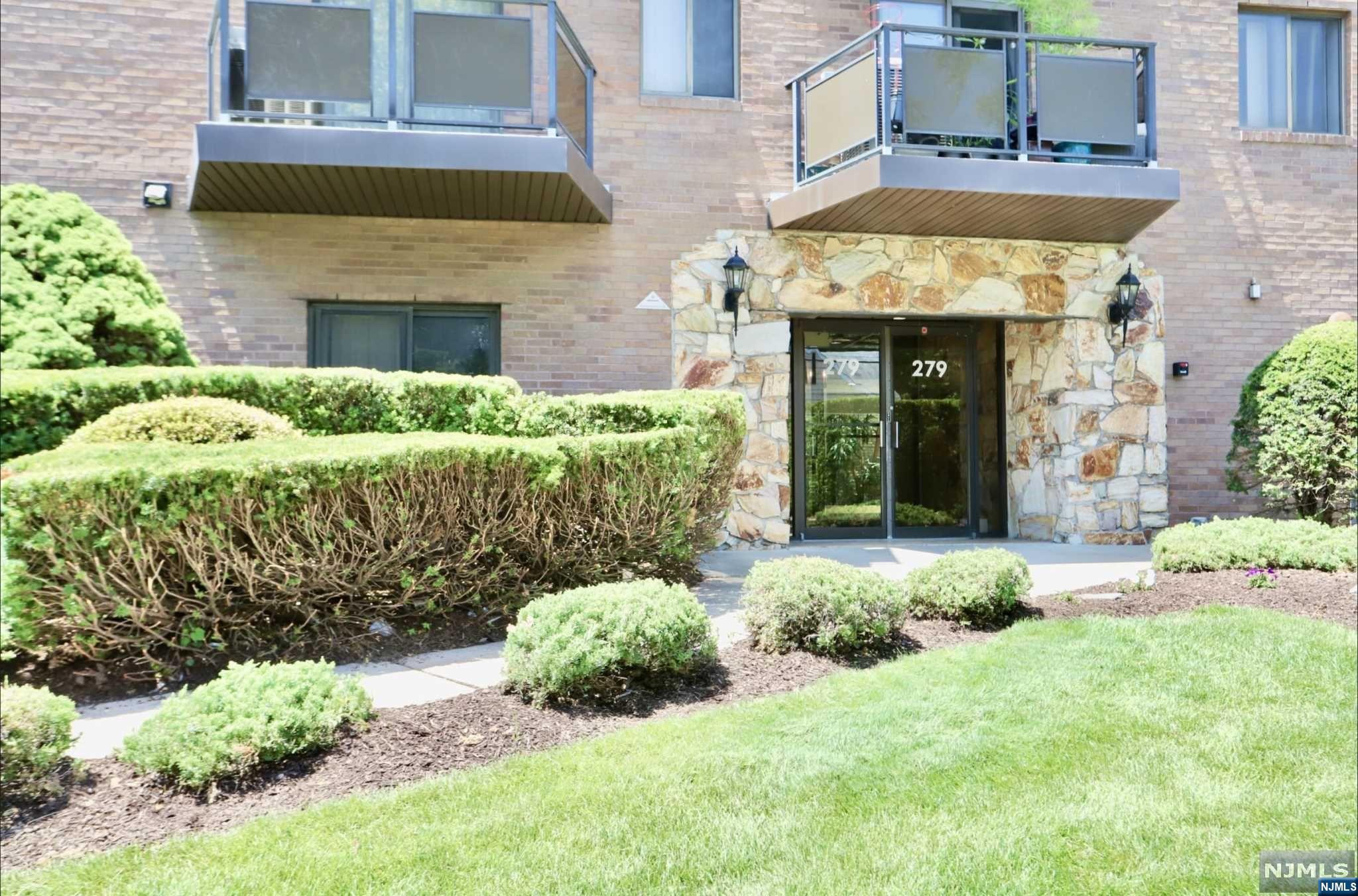 MLS Number 24021793 - 1 bed,1 bath, Condo/Coop/Townhouse Property for ...