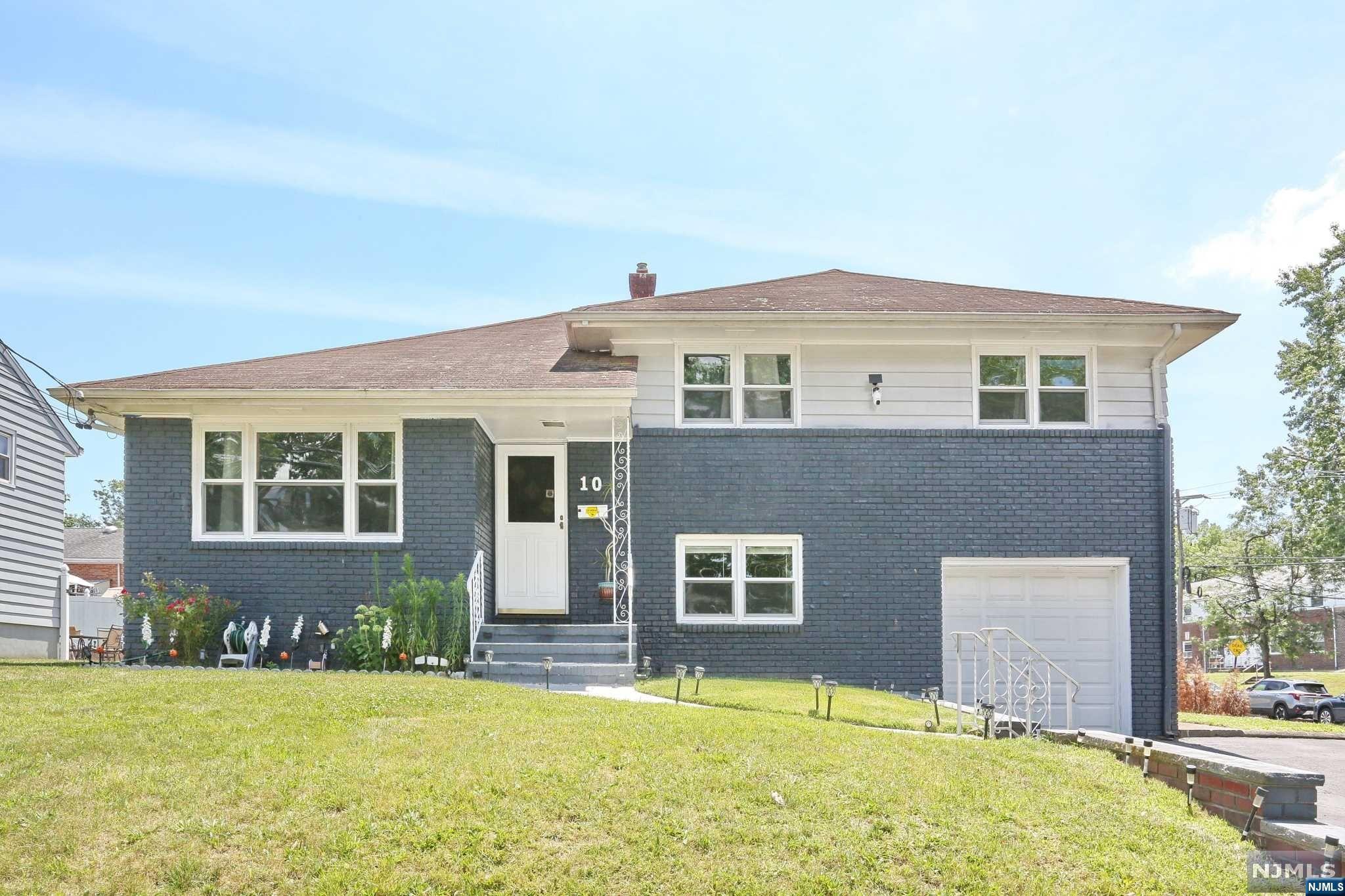 MLS Number 24022211 - 3 bed,2 bath, Residential Property for $585,000 ...