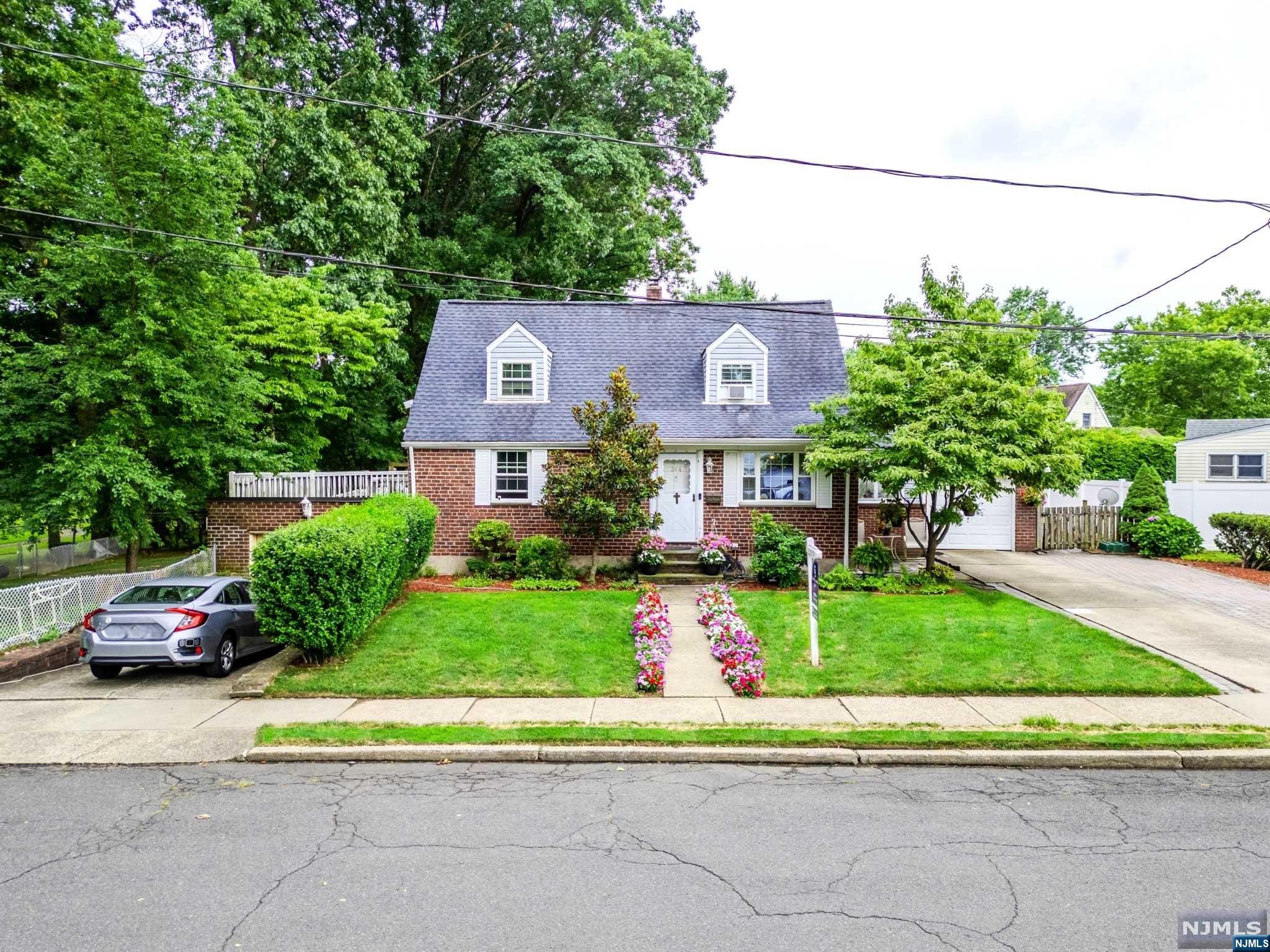 MLS Number 24022664 - 4 bed,2 bath, Residential Property for $650,000 ...