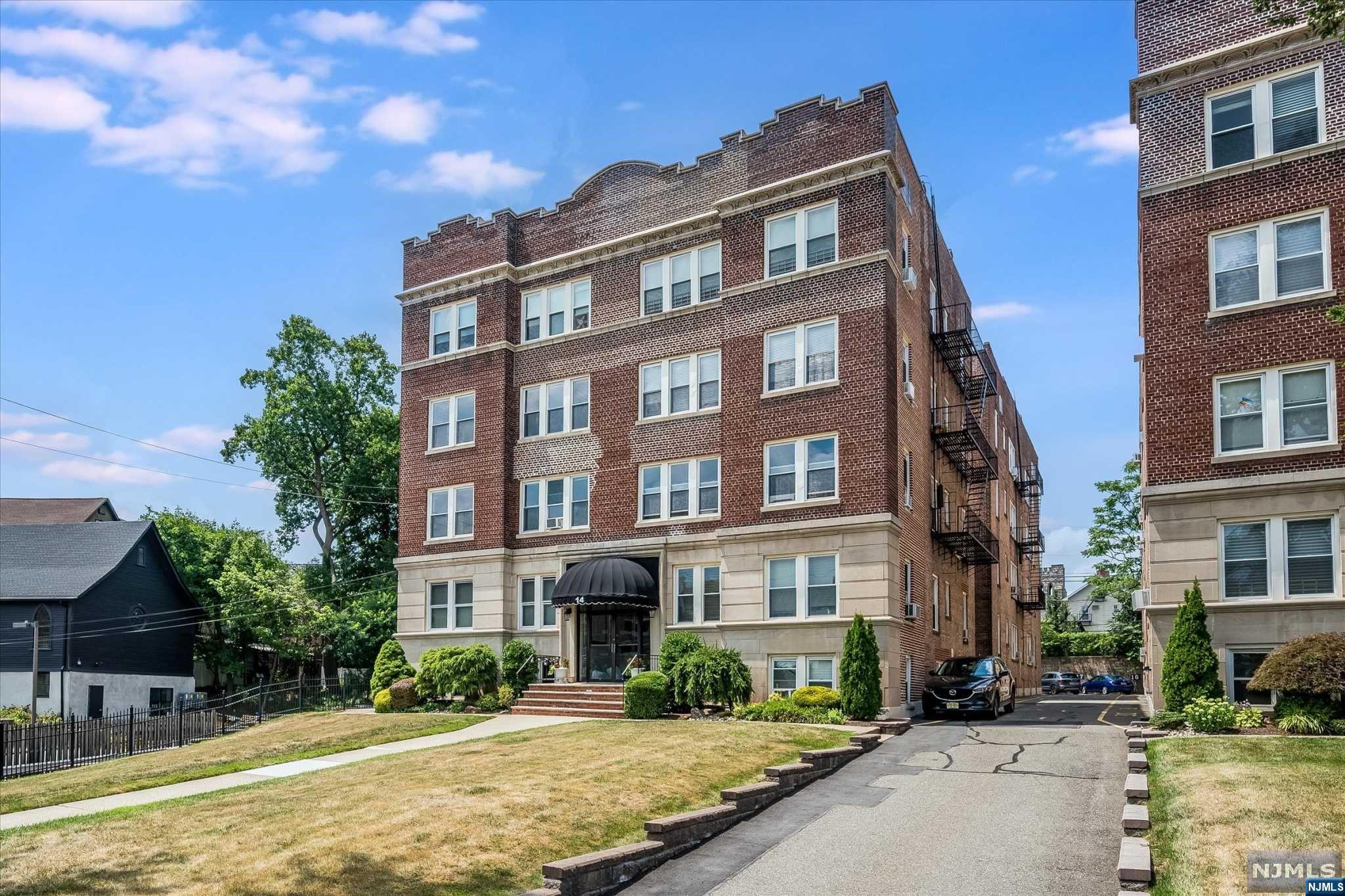 MLS Number 24022907 - 2 bed,1 bath, Condo/Coop/Townhouse Property for ...