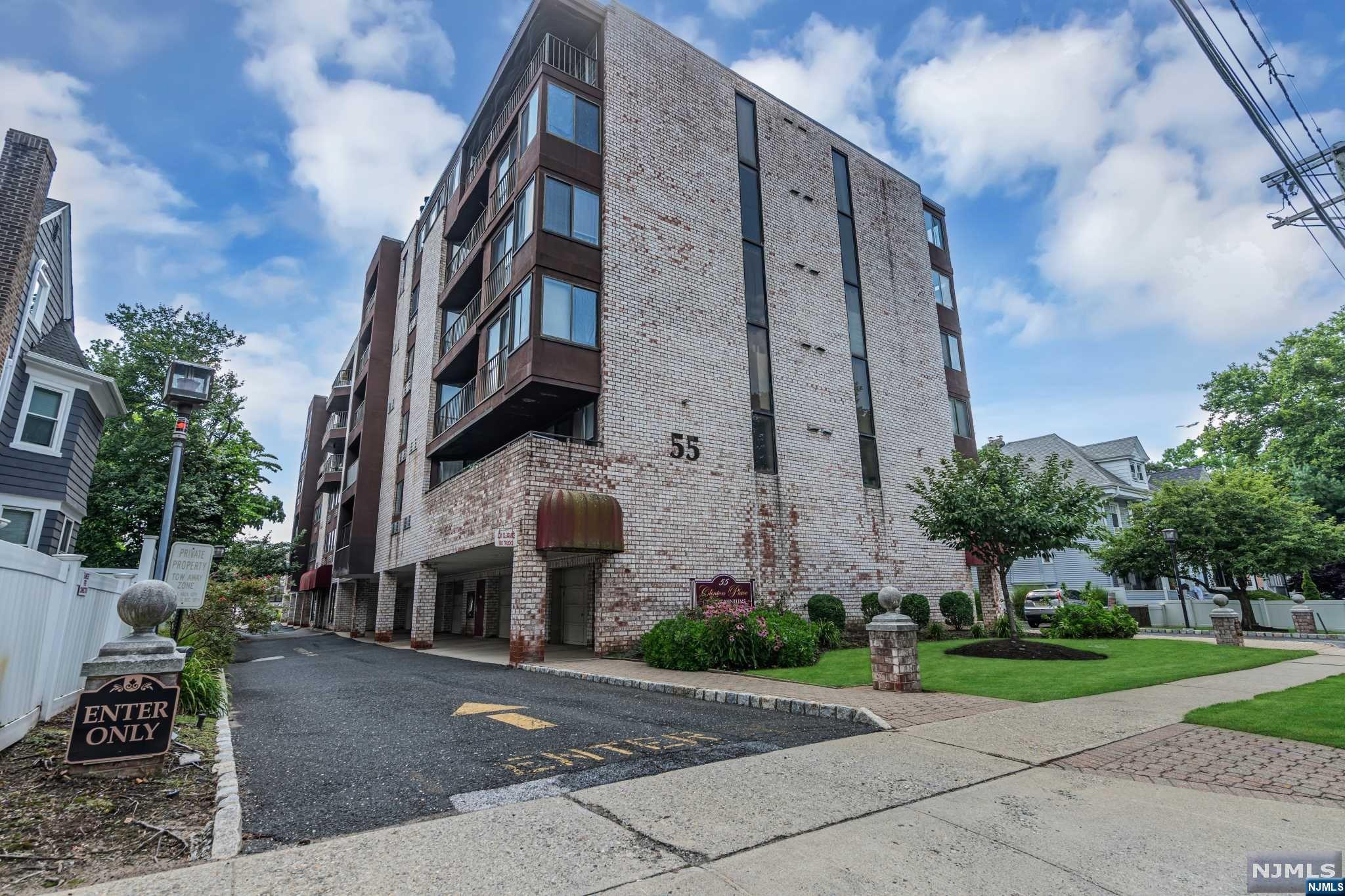 MLS Number 24023078 - 2 bed,1 bath, Condo/Coop/Townhouse Property for ...