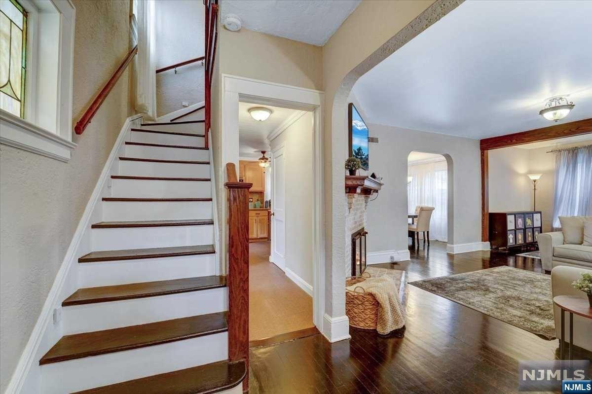 MLS Number 24024107 - 3 bed,1 bath, Residential Property for $630,000 ...