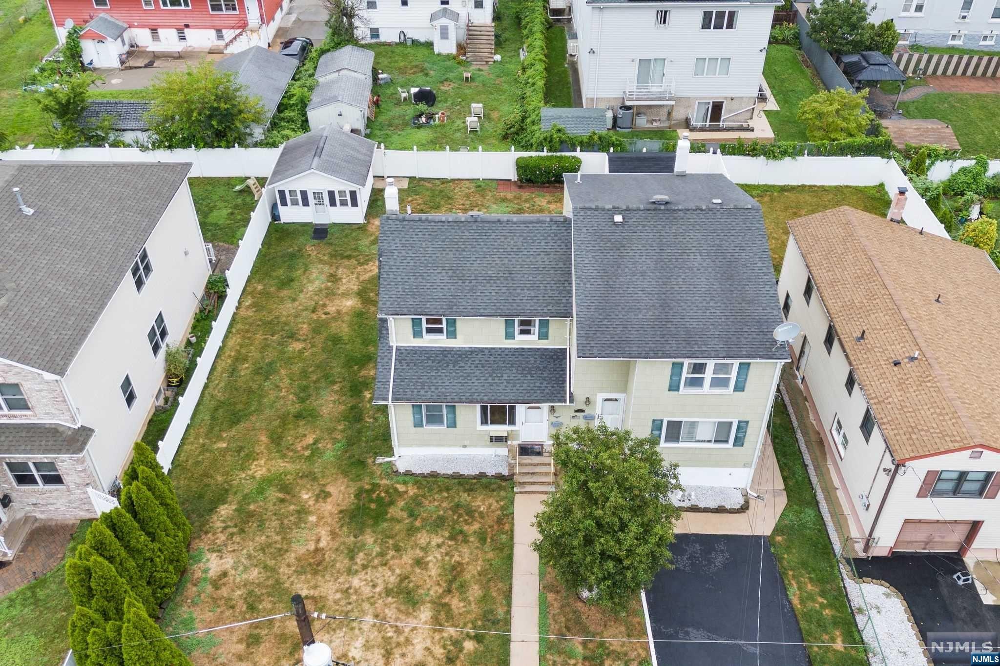 MLS Number 24025889 - 6 bed,2 bath, Multi-Family Property for $999,999 ...