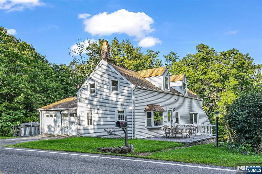 MLS Number 24026292 - 3 bed,2 bath, Residential Property for $430,000 ...