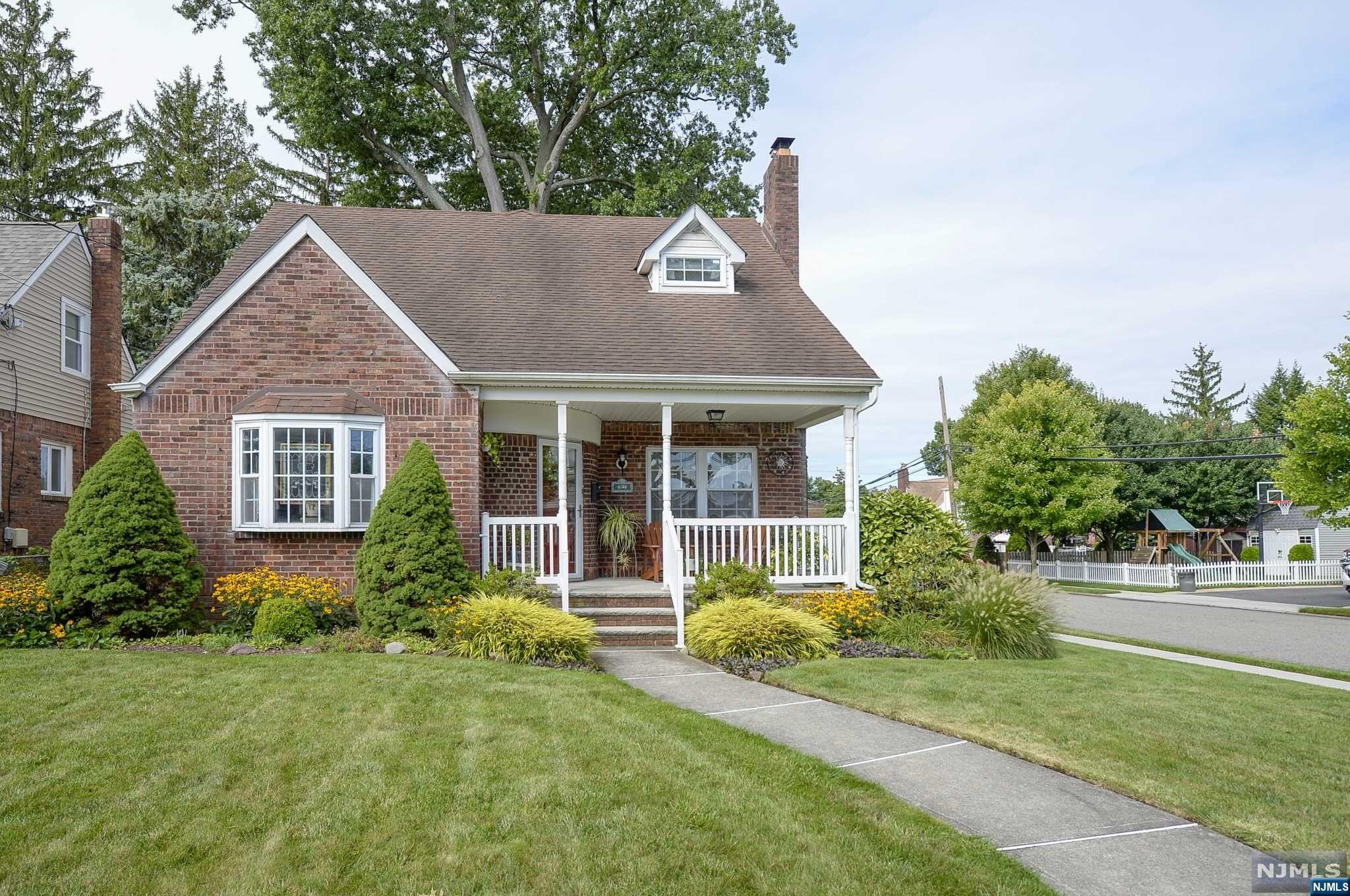 MLS Number 24027181 - 3 bed,2 bath, Residential Property for $679,000 ...