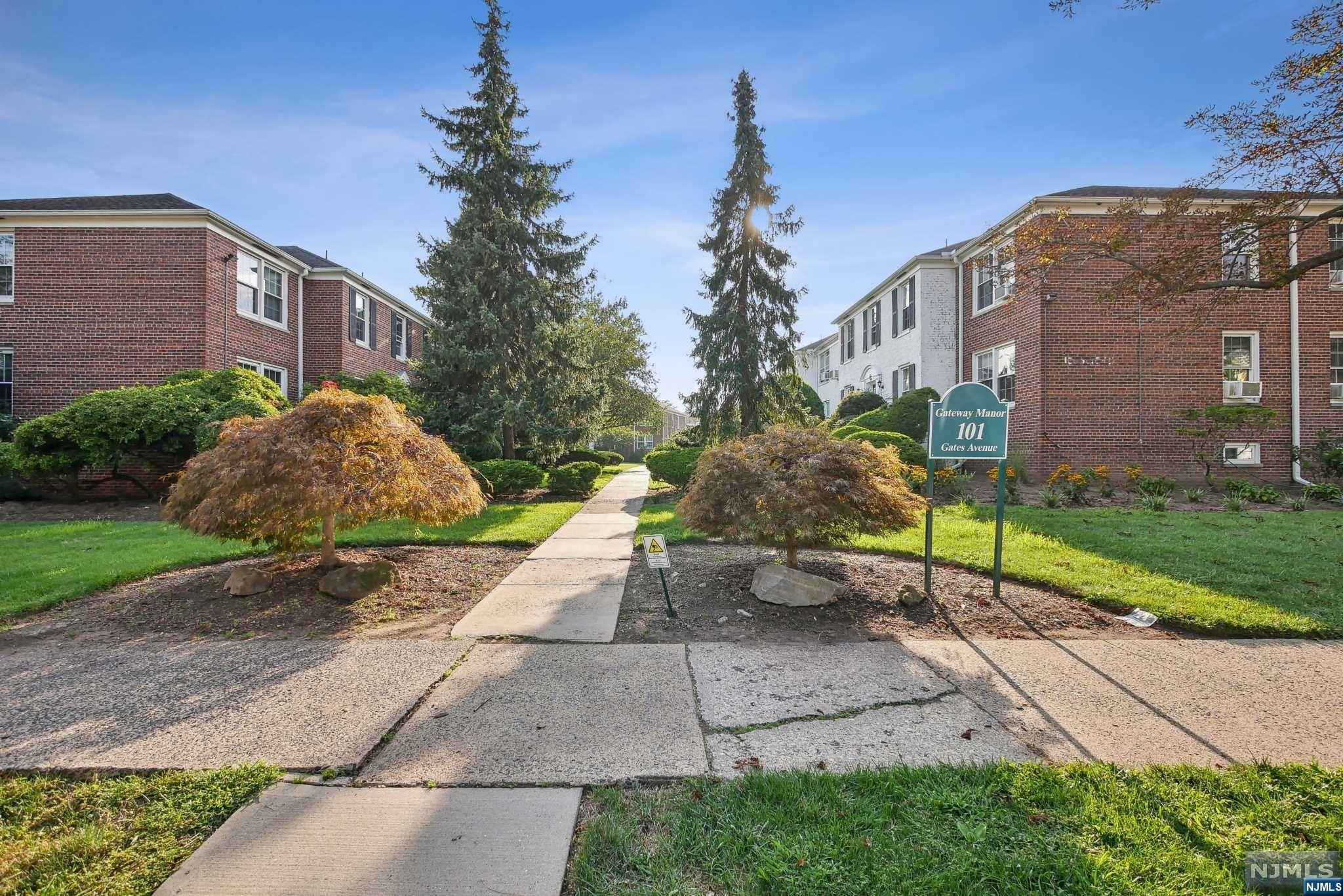 MLS Number 24027522 - 2 bed,1 bath, Condo/Coop/Townhouse Property for ...