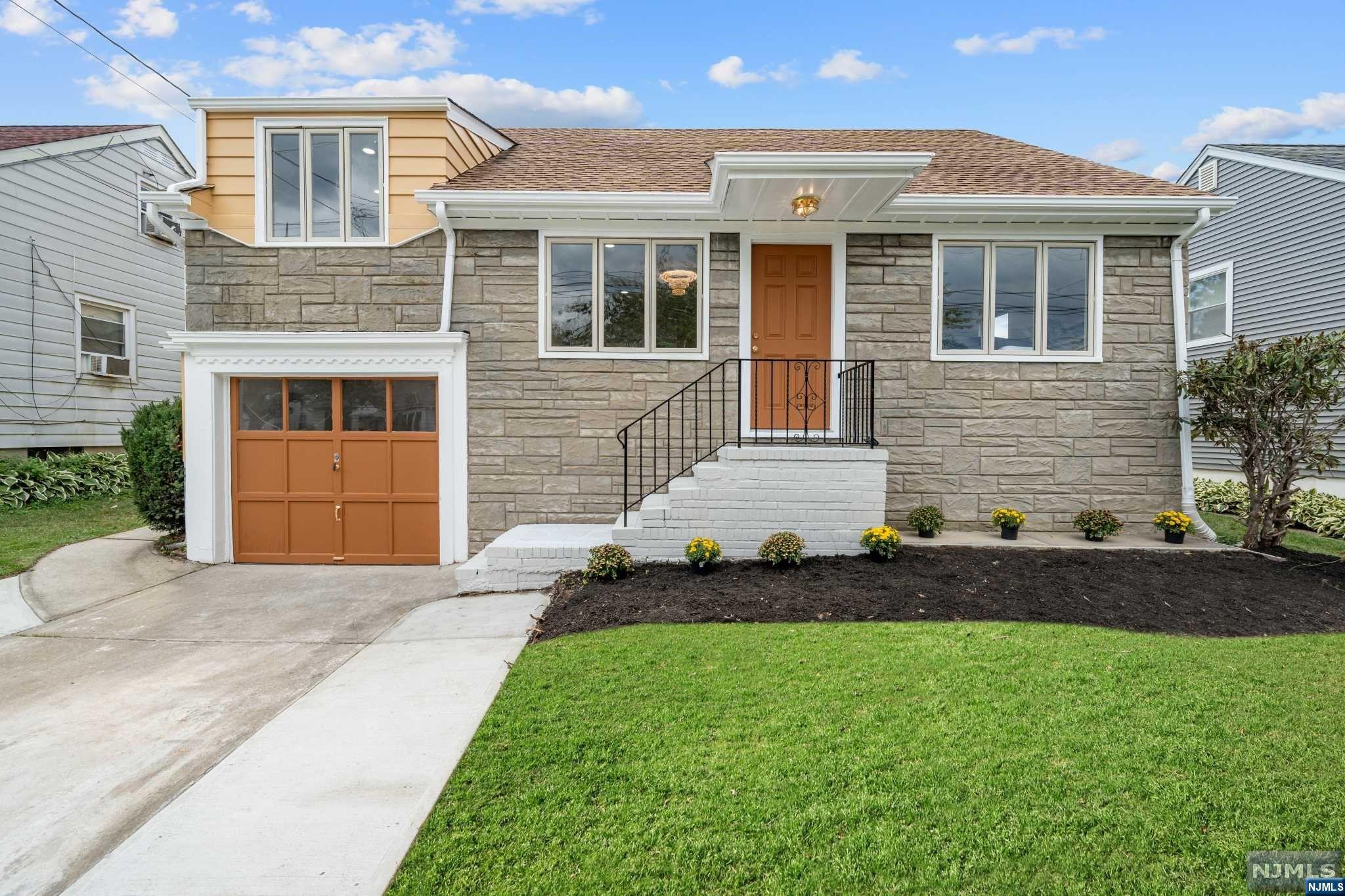 MLS Number 24028576 - 3 bed,1 bath, Residential Property for $649,000 ...