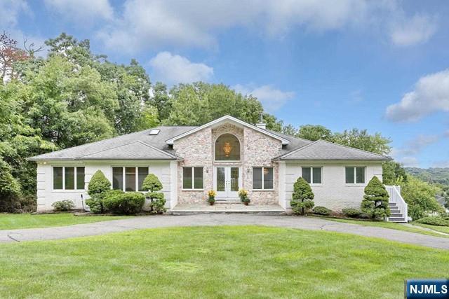 MLS Number 24028640 - 5 bed,3 bath, Residential Property for $825,000 ...