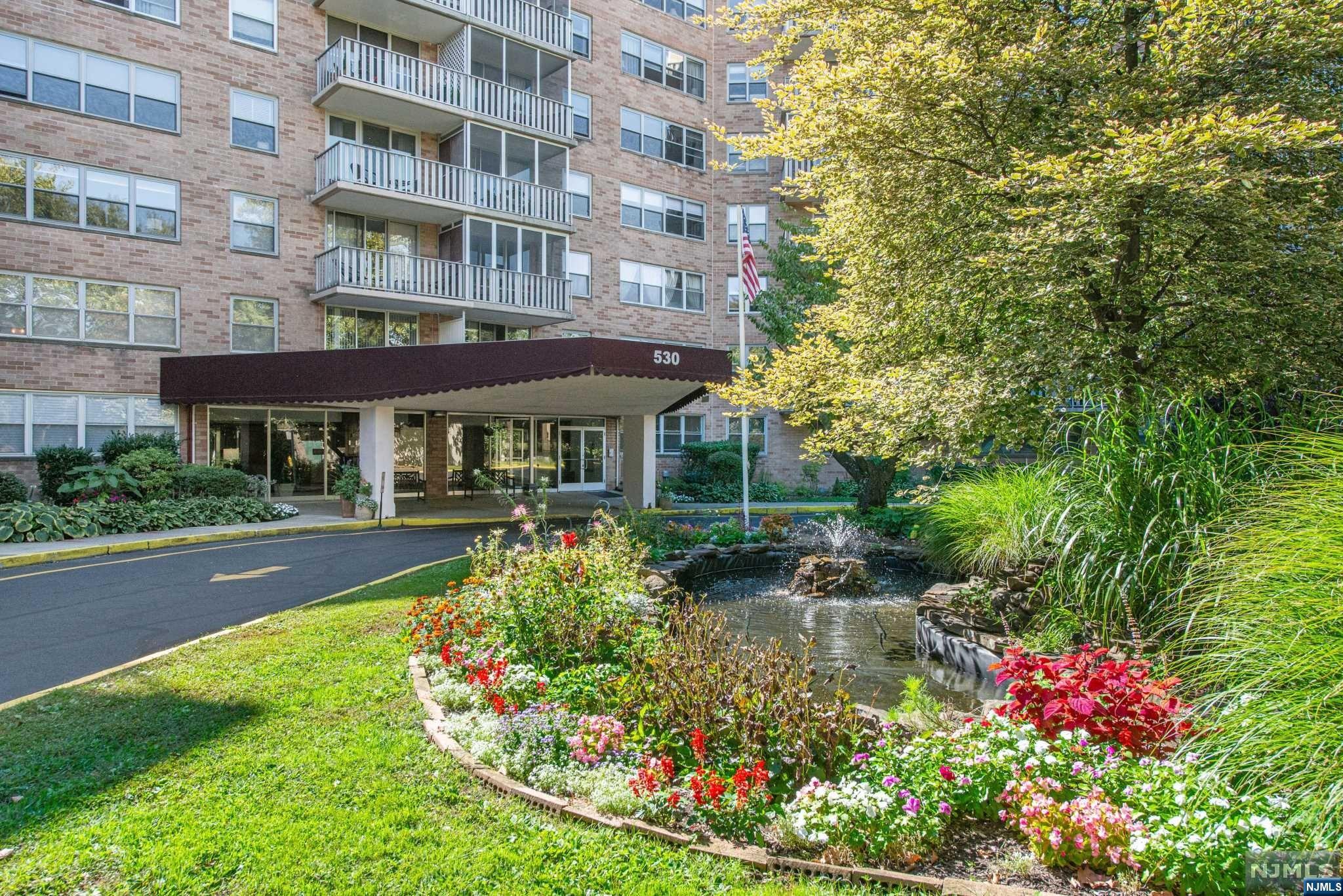 MLS Number 24029686 - 3 bed,2 bath, Condo/Coop/Townhouse Property for ...
