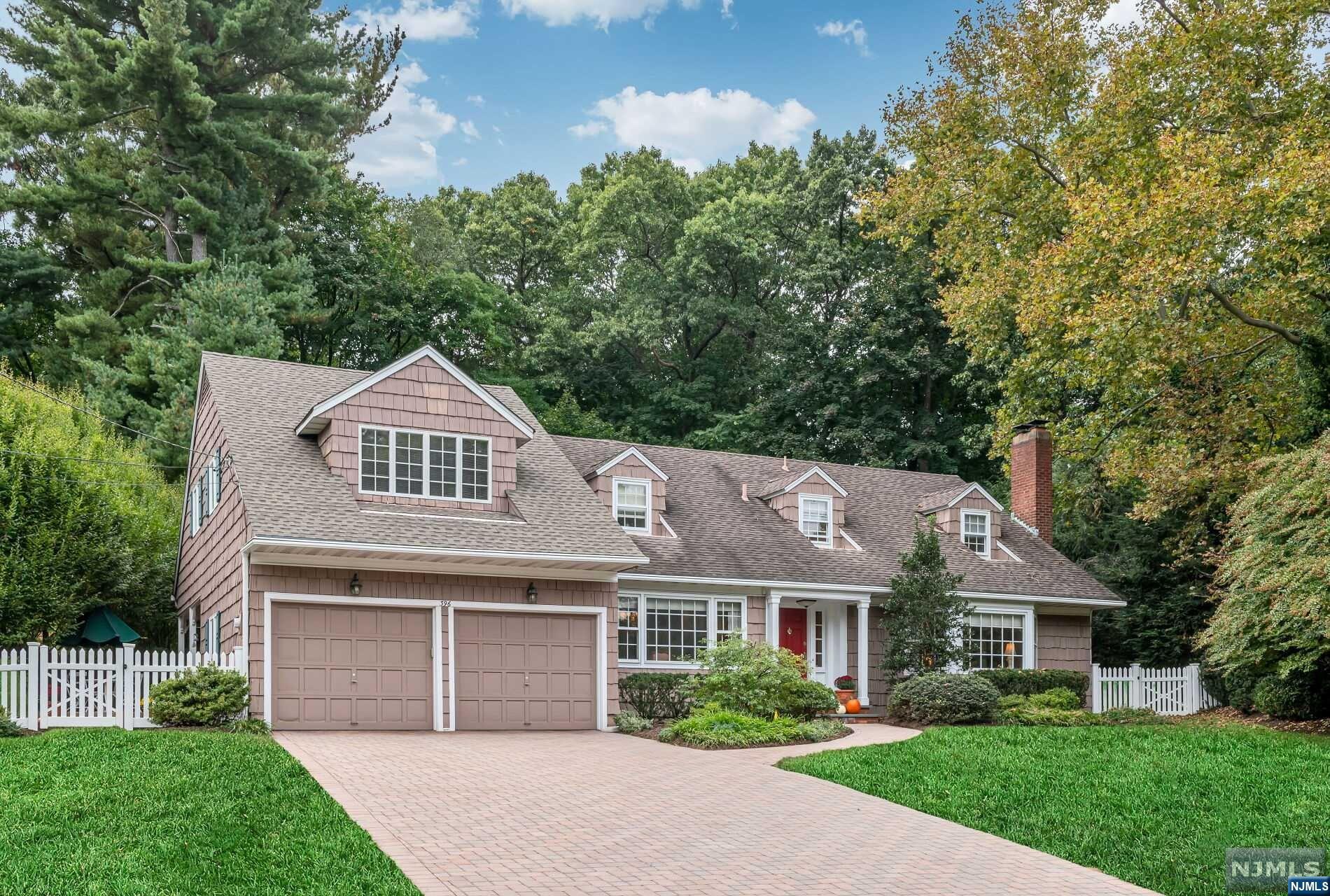 MLS Number 24032198 - 4 bed,3 bath, Residential Property for $1,549,000 ...