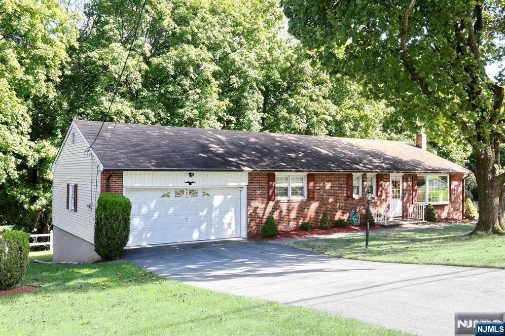 MLS Number 24034444 - 3 bed,1 bath, Residential Property for $624,900 ...