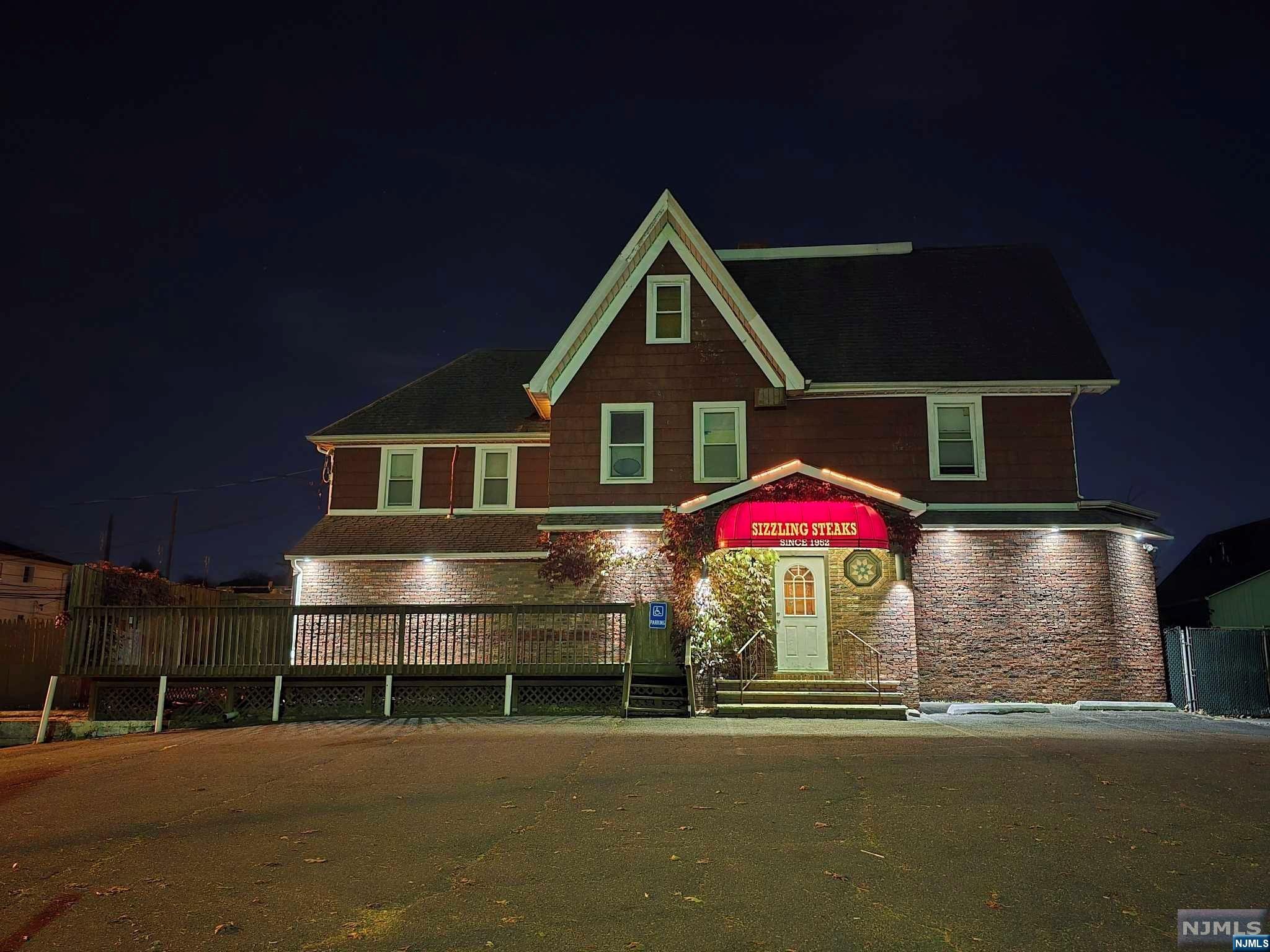 MLS Number 24034633 - Commercial Property for $ 1,497,000.00 - 250 Main ...