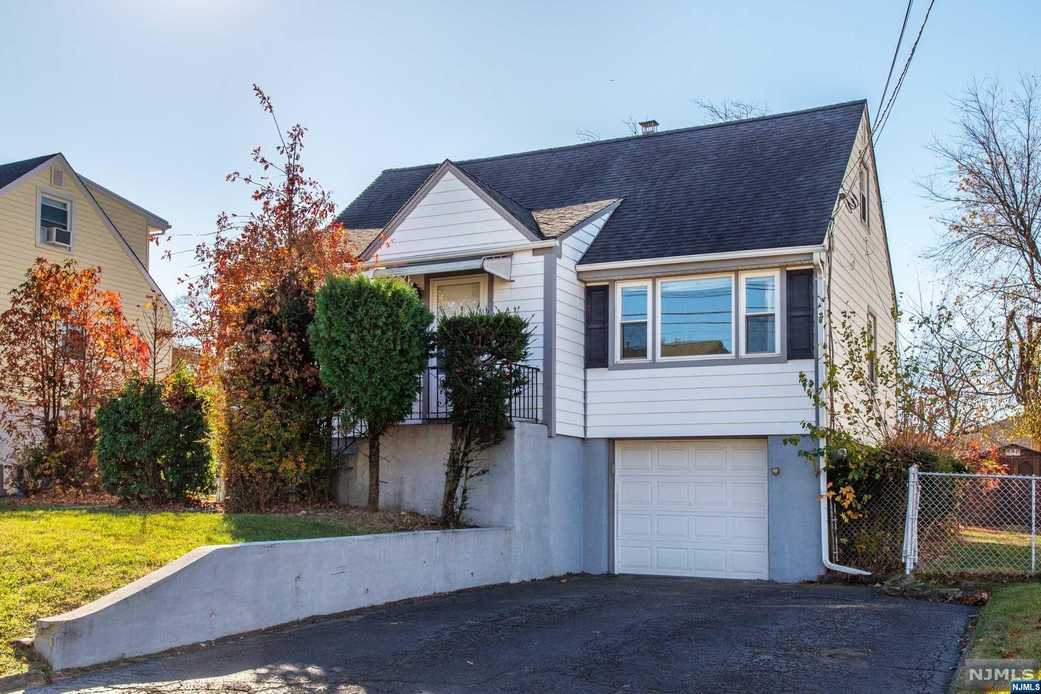 MLS Number 24035978 - 4 bed,1 bath, Residential Property for $469,000 ...