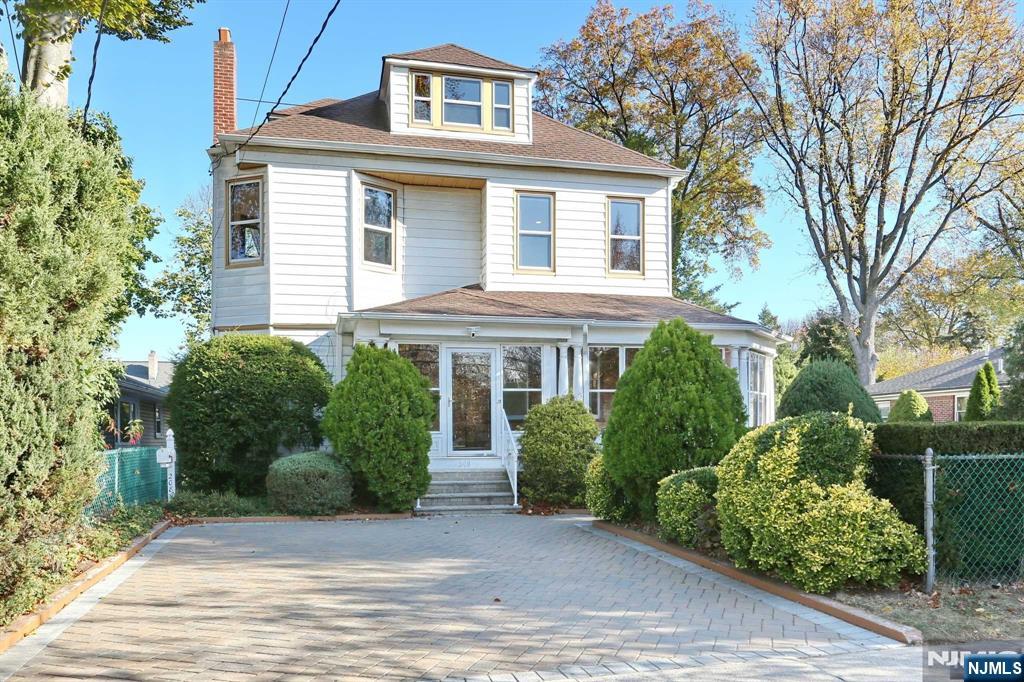 MLS Number 24036567 - 6 bed,3 bath, Residential Property for $780,000 ...
