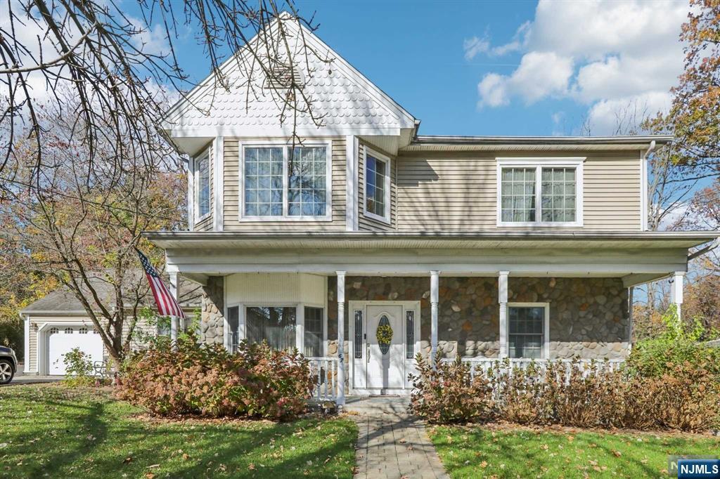 MLS Number 24036708 - 7 bed,4 bath, Residential Property for $1,150,000 ...