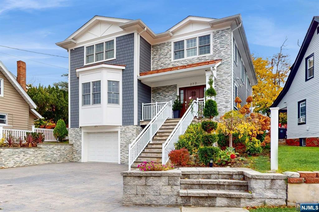 MLS Number 24037304 - 4 bed,3 bath, Residential Property for $999,999 ...