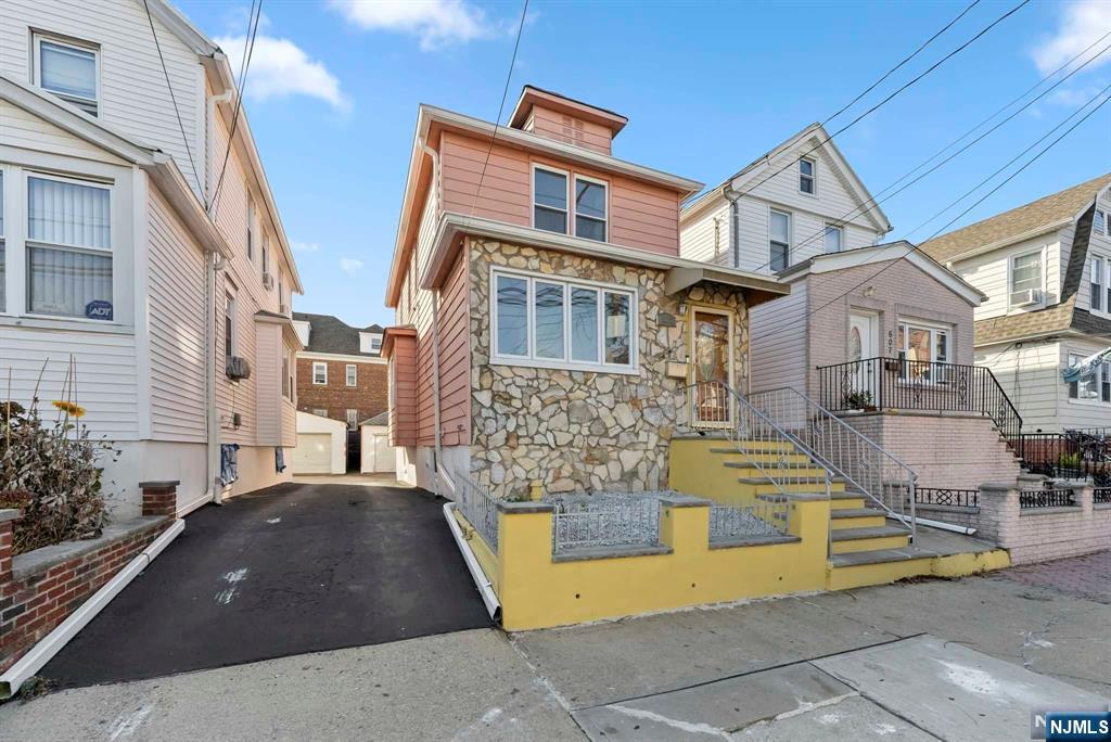 MLS Number 24038675 - 3 bed,2 bath, Residential Property for $599,000 ...