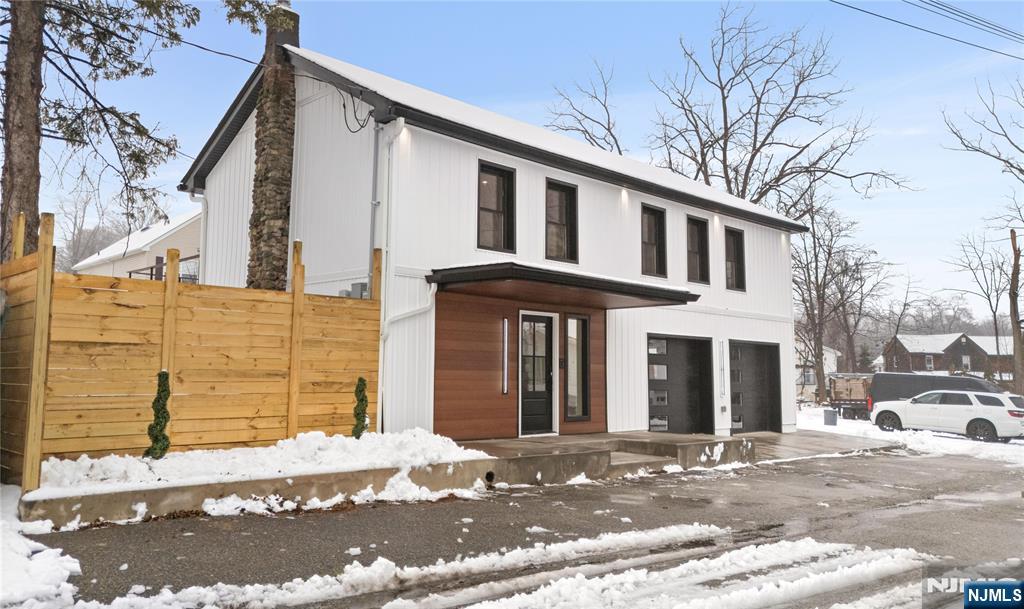 MLS Number 24050270 - 4 bed,3 bath, Residential Property for $699,999 ...