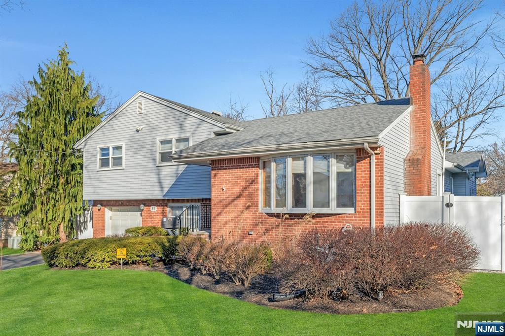 MLS Number 25000769 - 3 bed,3 bath, Residential Property for $910,000 ...